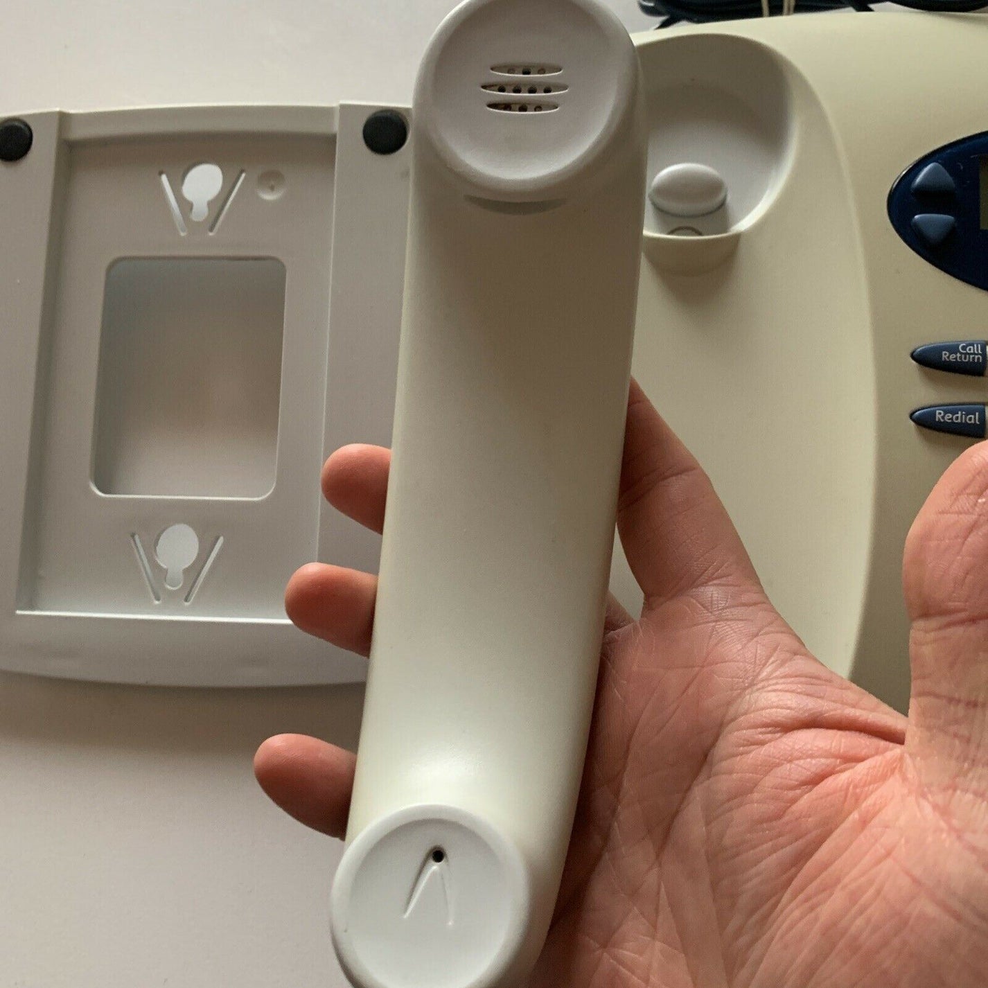 Telstra T1000C Corded Button Corded Landline Telephone With Wall Mount ...