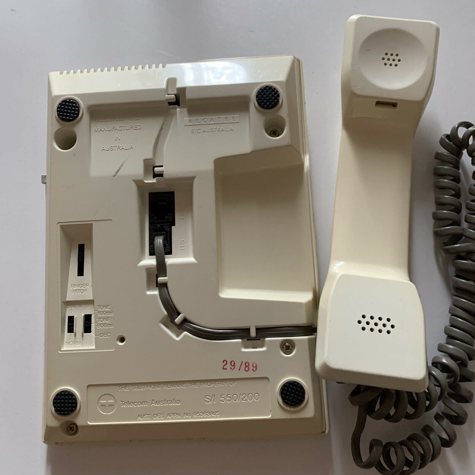 Telecom Touchfone S/I 550/200 Corded Telephone – Retro Unit