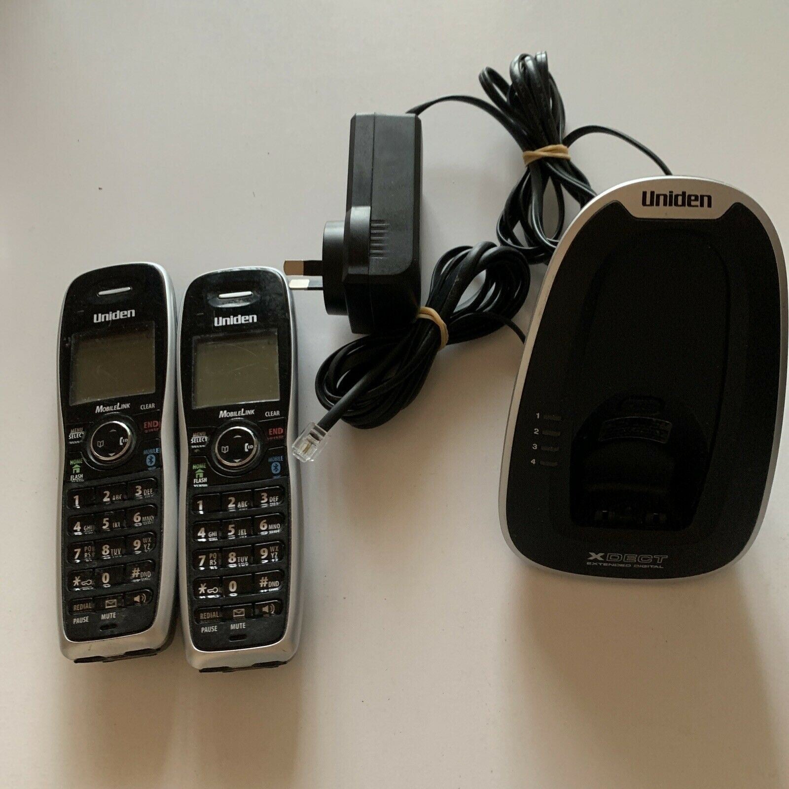 Uniden XDECT8115+1 Charger Base & 2 Handsets – Retro Unit