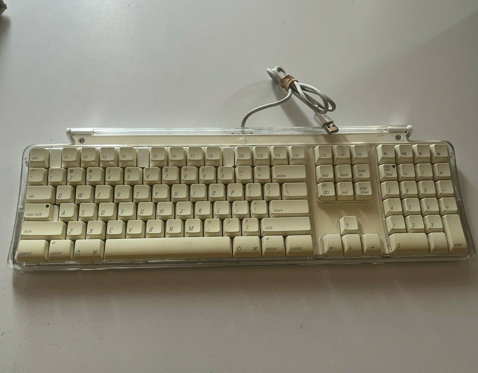 Apple Pro Keyboard M7803 USB With 2 USB Ports – Retro Unit