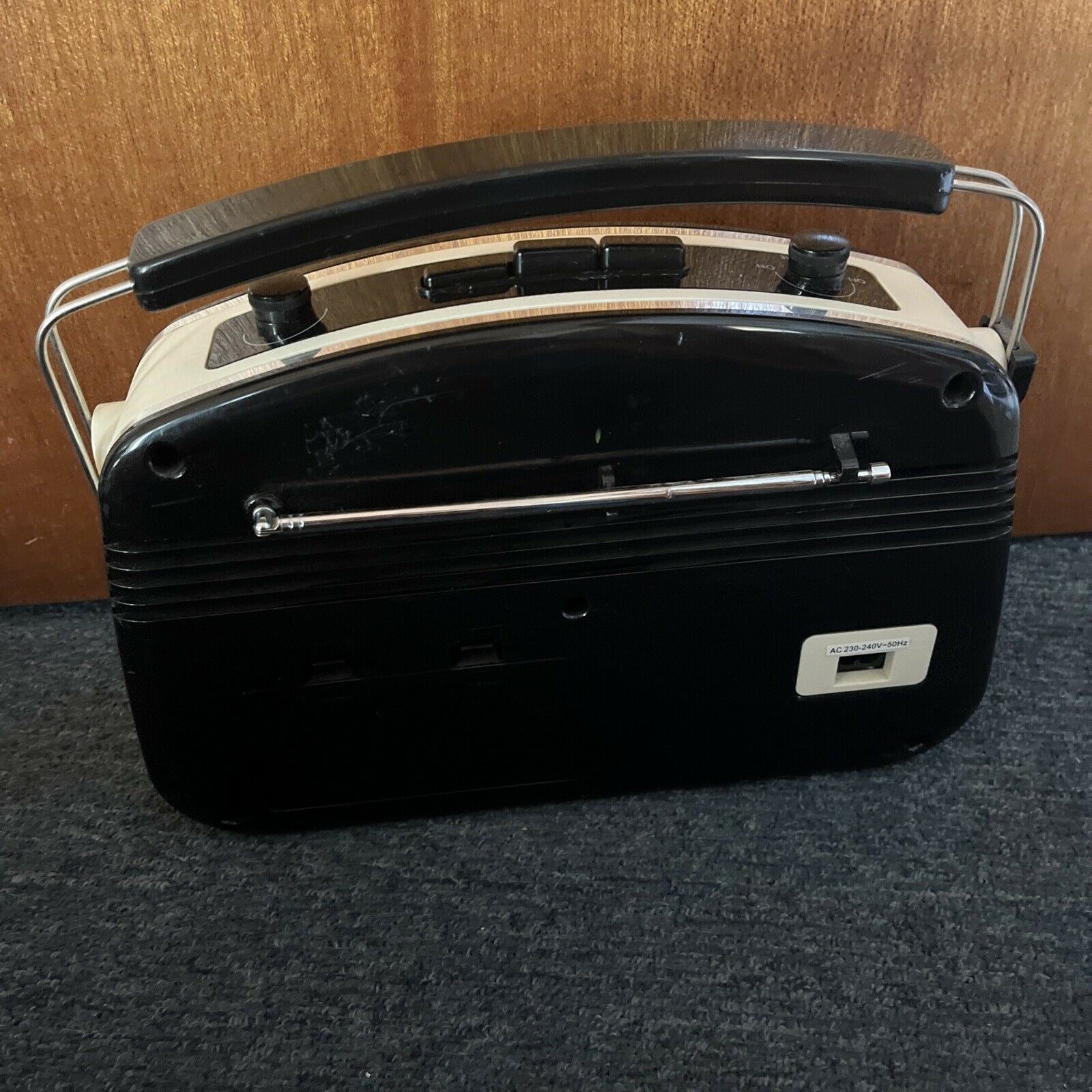 Thomson Retro AM/FM Radio Model DR70R – Retro Unit