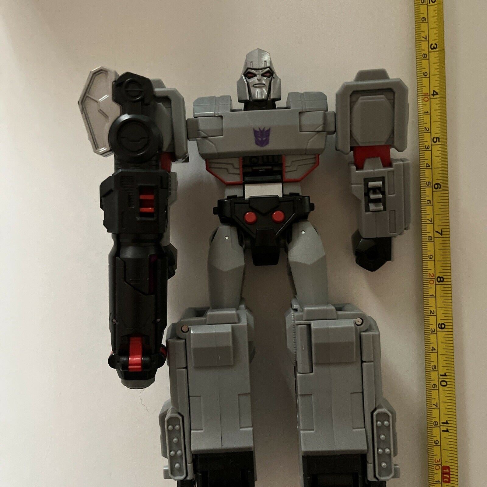 Megatron Transformers 9" Action Figure Tomy 2017 V-2976B – Retro Unit