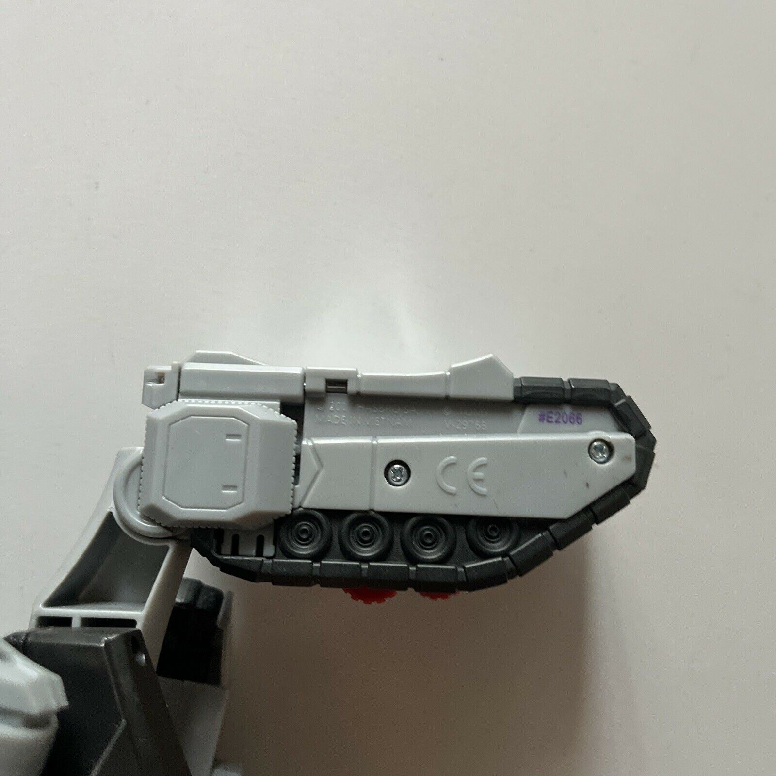 Megatron Transformers 9" Action Figure Tomy 2017 V-2976B – Retro Unit