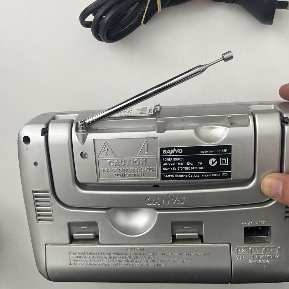 Sanyo AM/FM Portable Radio Model RP6165F – Retro Unit