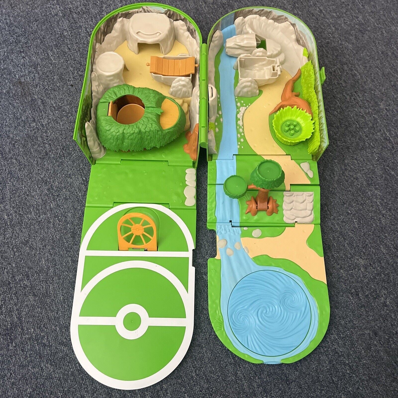 Pokémon Carry Case Playset 2020 – Retro Unit