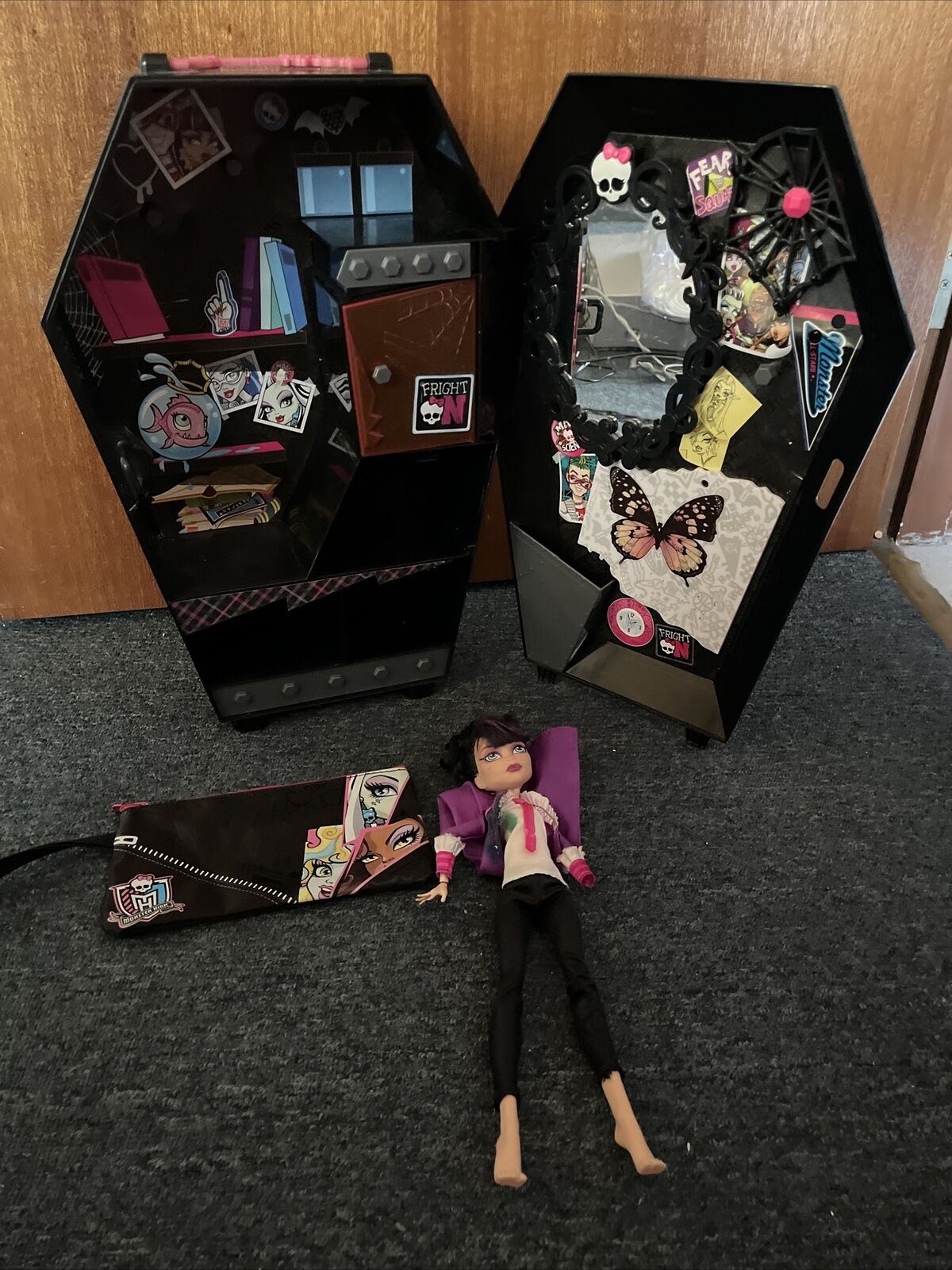 Monster High Coffin Case & Headmistress Bloodgood 11" Doll 2012 + Penc ...