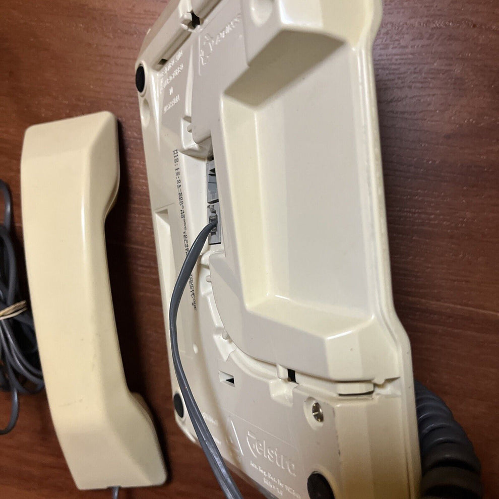 Telstra CMD Touchfone Corded Telephone – Retro Unit