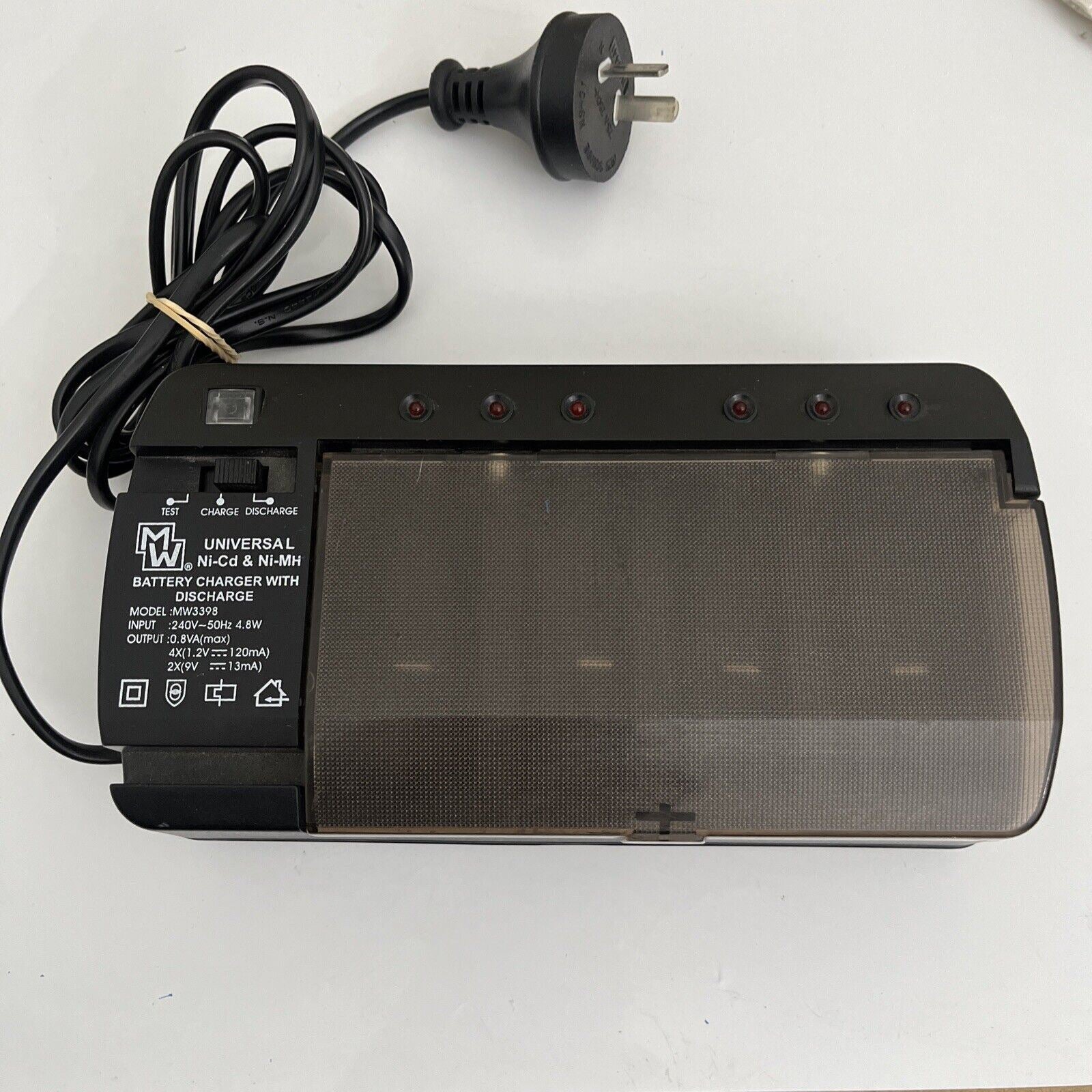 Universal Ni-Cd & Ni-MH Battery Charger with Discharge AAA AA C D 9V ...