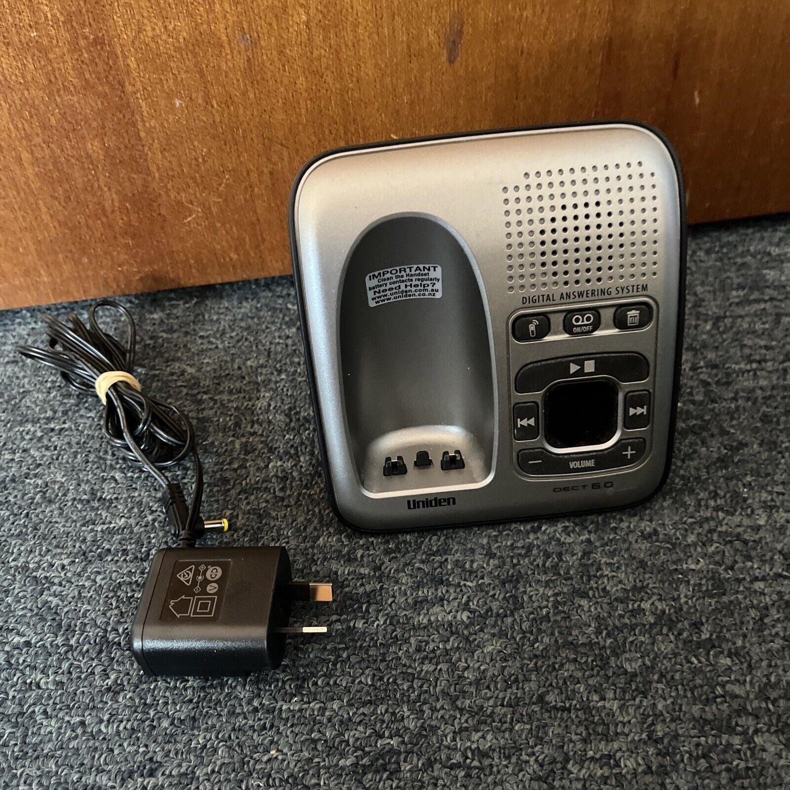 Uniden Base Charger Answering Machine DECT1735+1 & AC adaptor *No hand ...