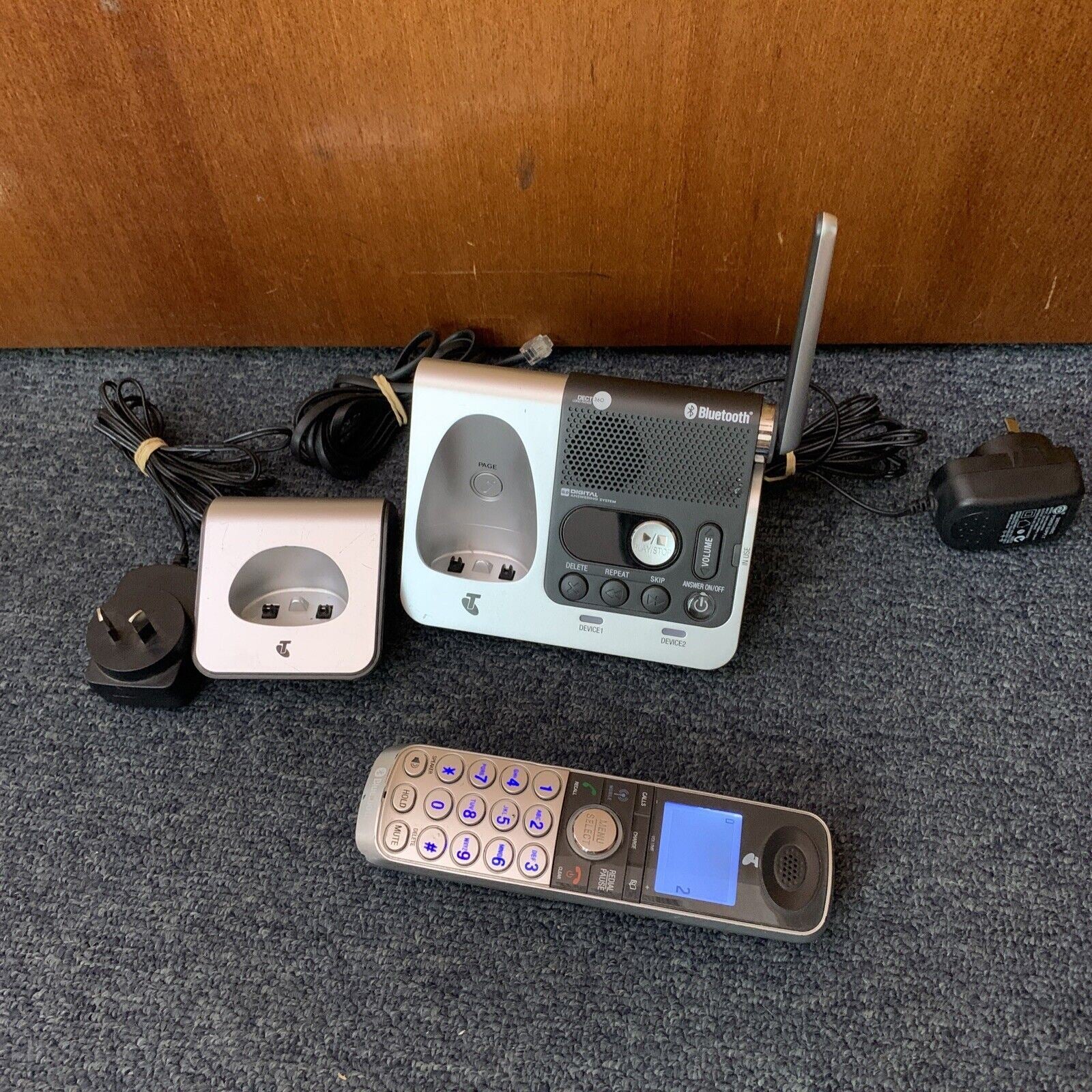 Telstra Long Range 9750BT Digital Answering Machine Bluetooth Cordless ...