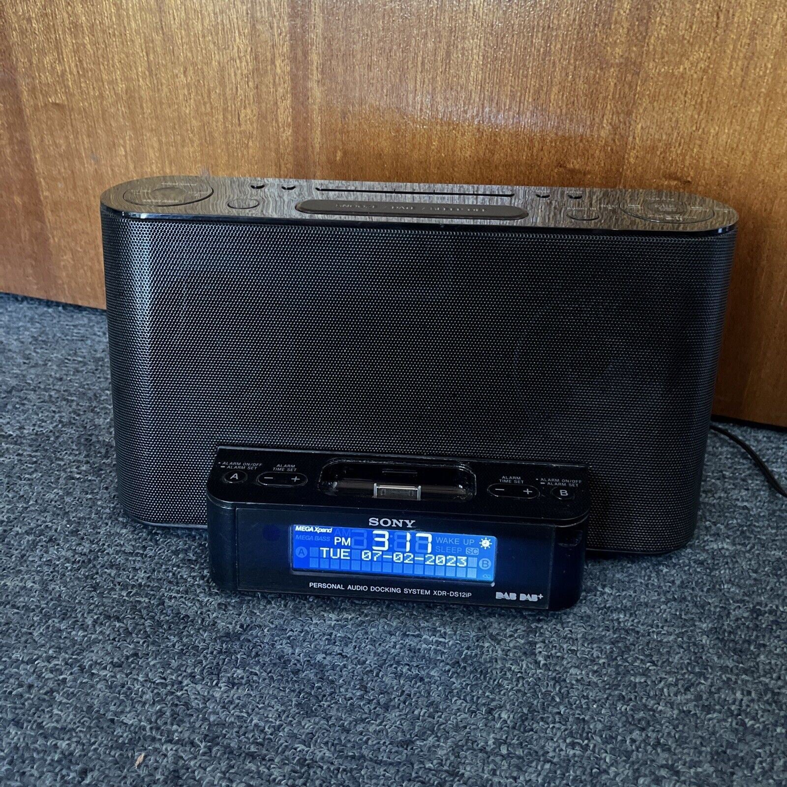 Sony Personal Audio Docking System XDR-DS12iP DAB+ Digital FM Radio 30 ...