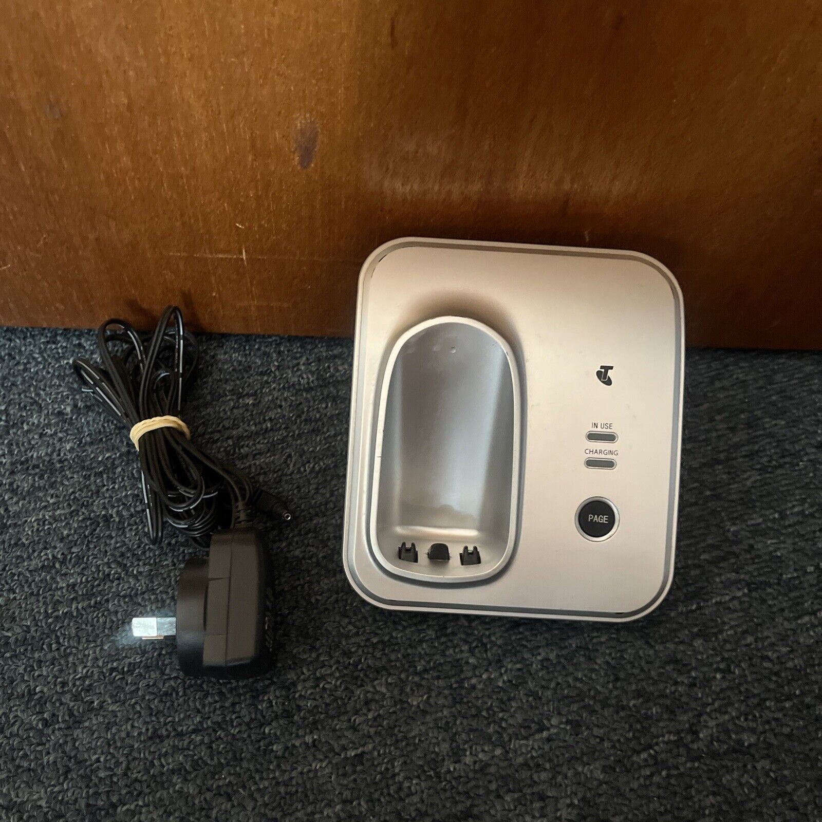 Telstra 9200 Charging Base & AC Adapter *No handset* – Retro Unit