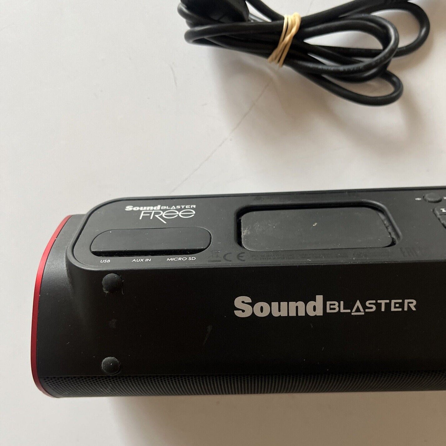 Creative Sound Blaster Free Portable Bluetooth Speaker – Retro Unit