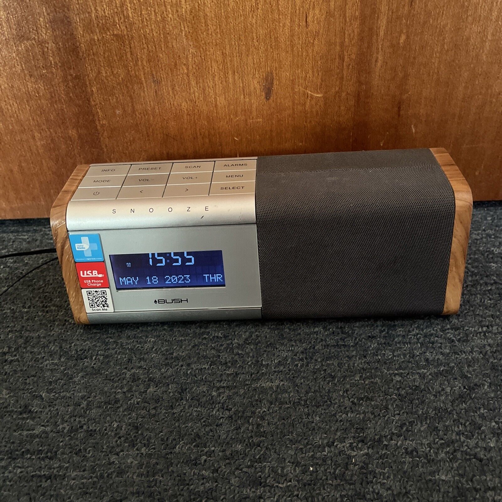 Bush Alarm Clock DAB+ Digital Radio FM BCR35DABW – Retro Unit
