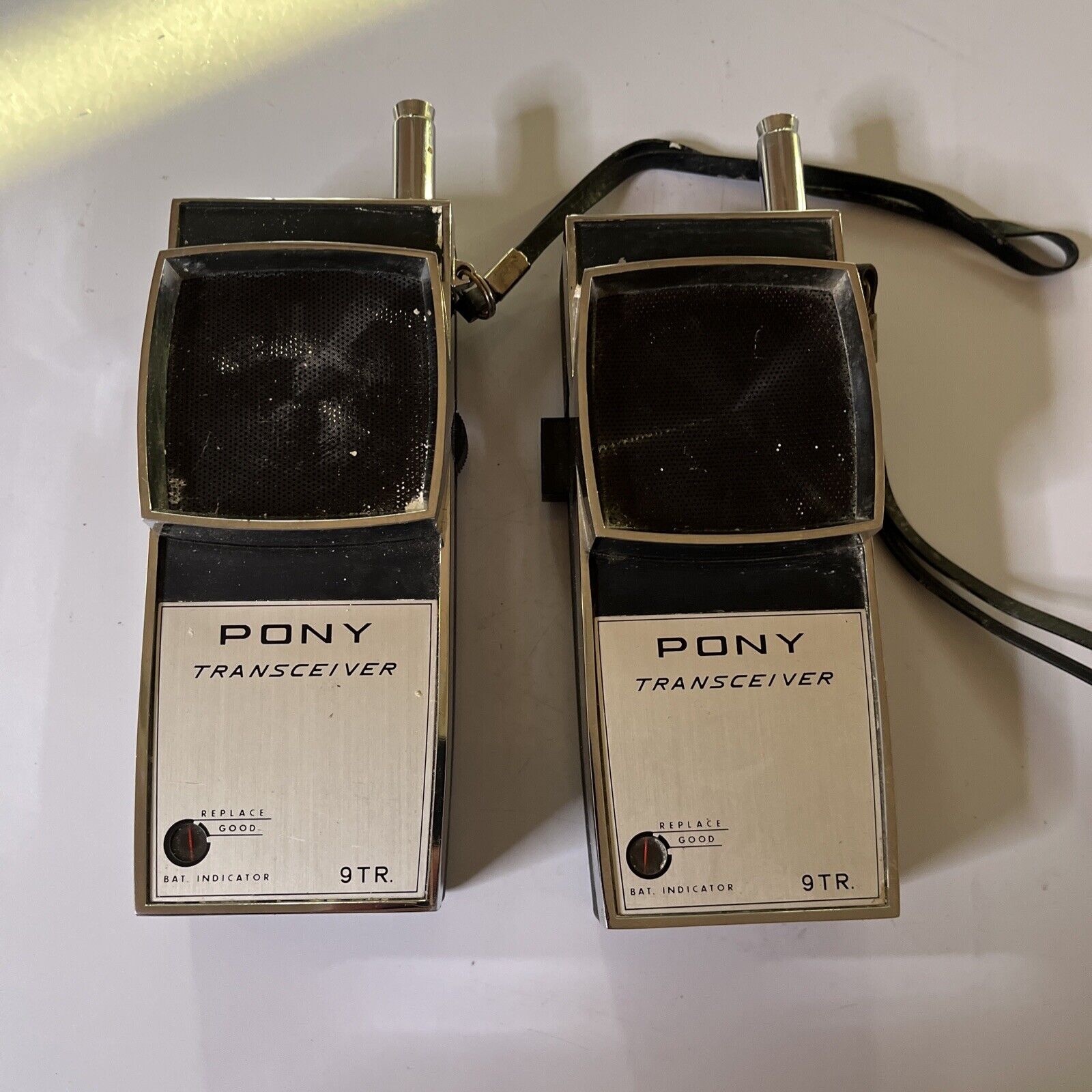 Vintage Pony Transceiver Model CB-16 CB transceiver *For Parts Or Repa ...