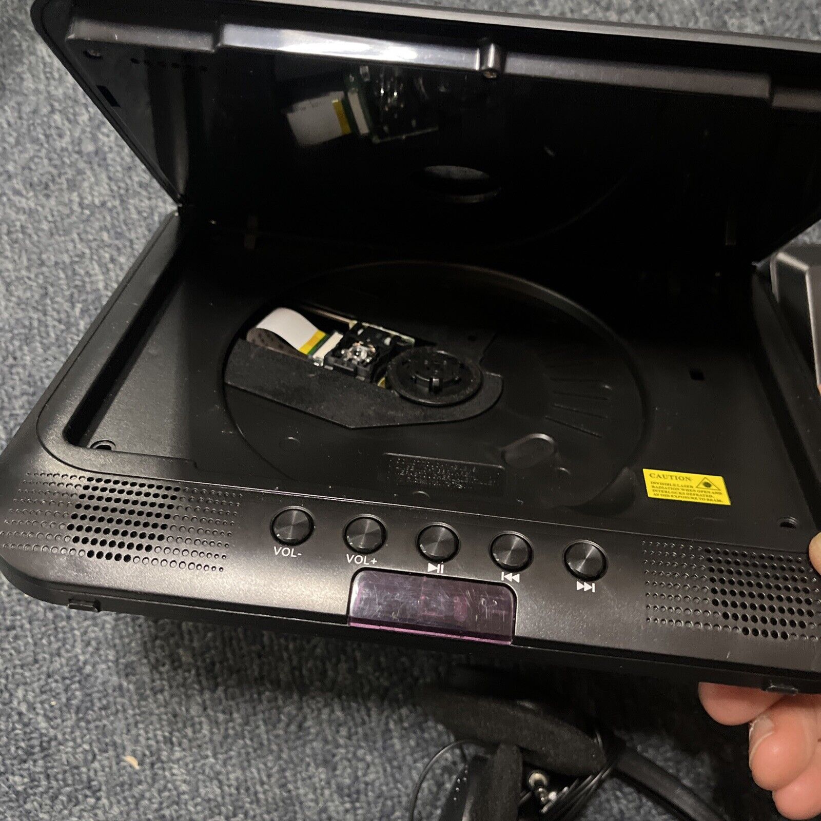 LASER 7" Portable DVD Player Dual Screen Plays All Regions DVD DVD-POR ...