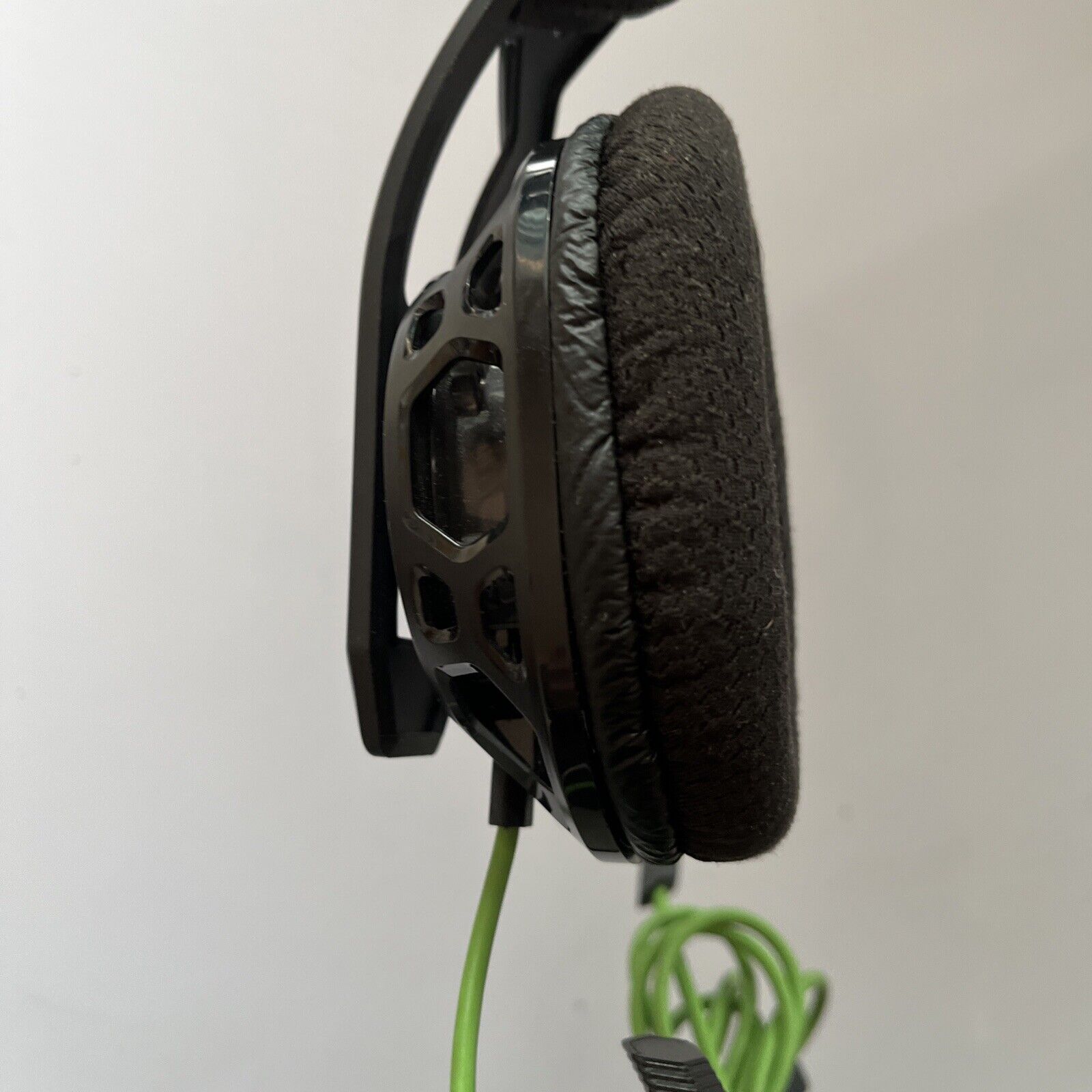 Plantronics Rig 400 Gaming Wired Headphones – Retro Unit