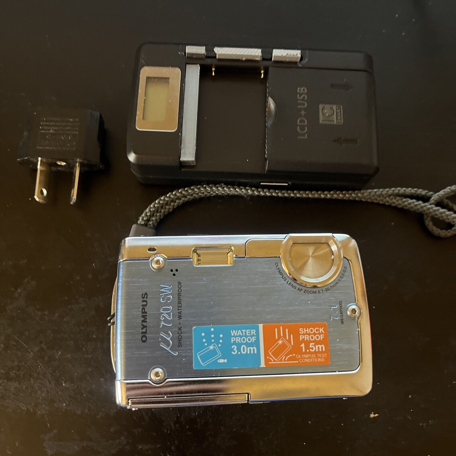 Olympus Mju 720sw Digital Camera 7.1MP Waterproof Shockproof – Retro Unit