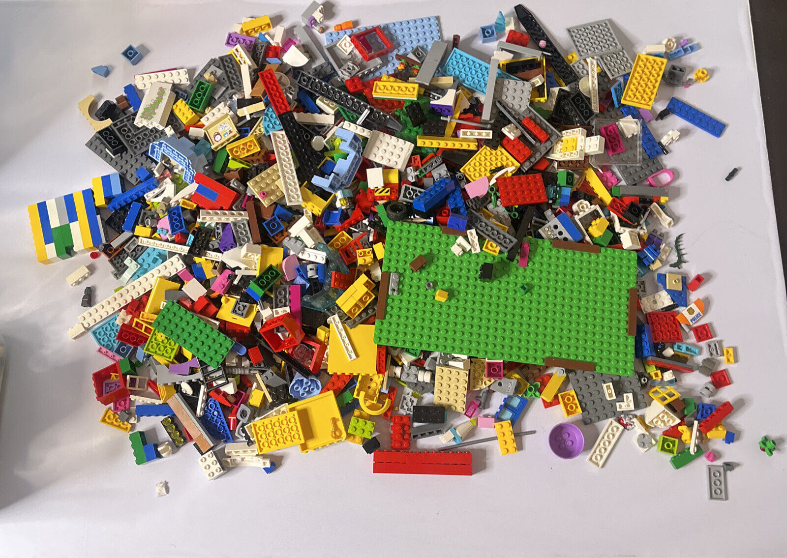 Genuine Official Lego 2kg Bulk Lot Bundle Bricks Parts Friends – Retro Unit