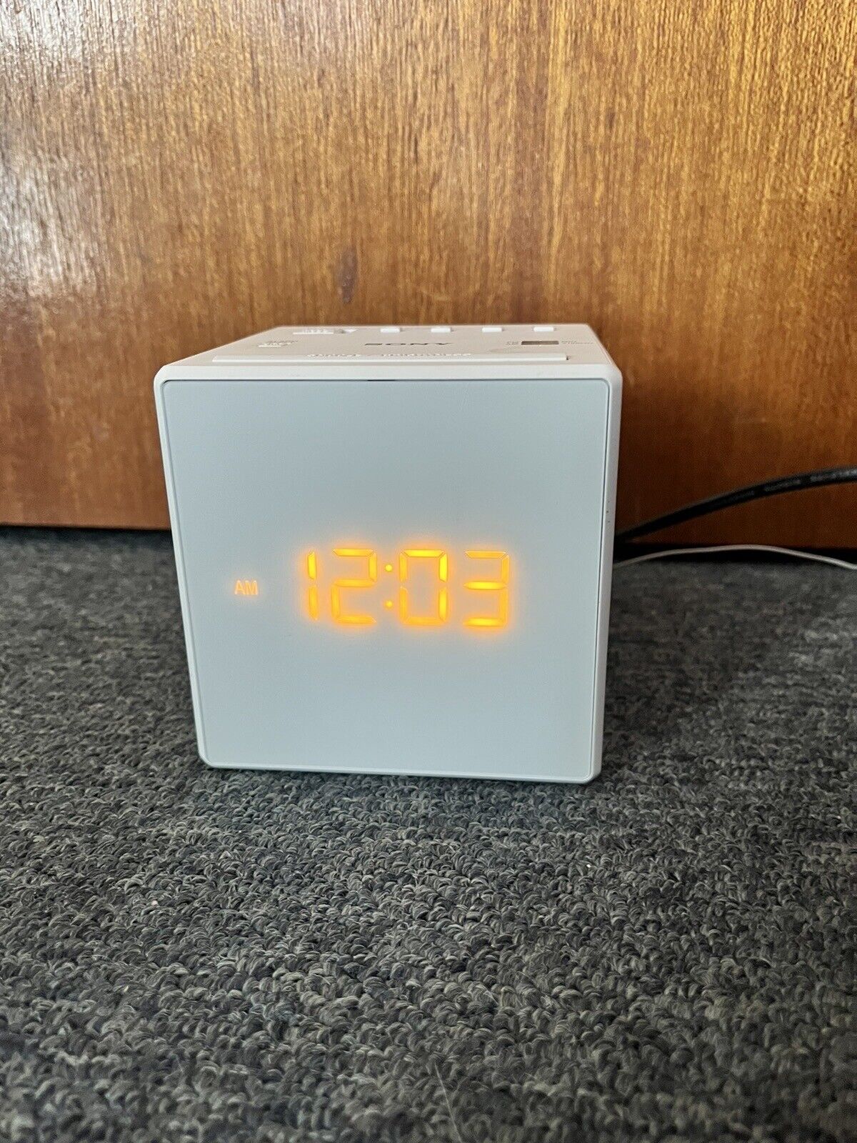 Sony ICF-C1 White Cube AM / FM Alarm Clock Radio LCD Display – Retro Unit