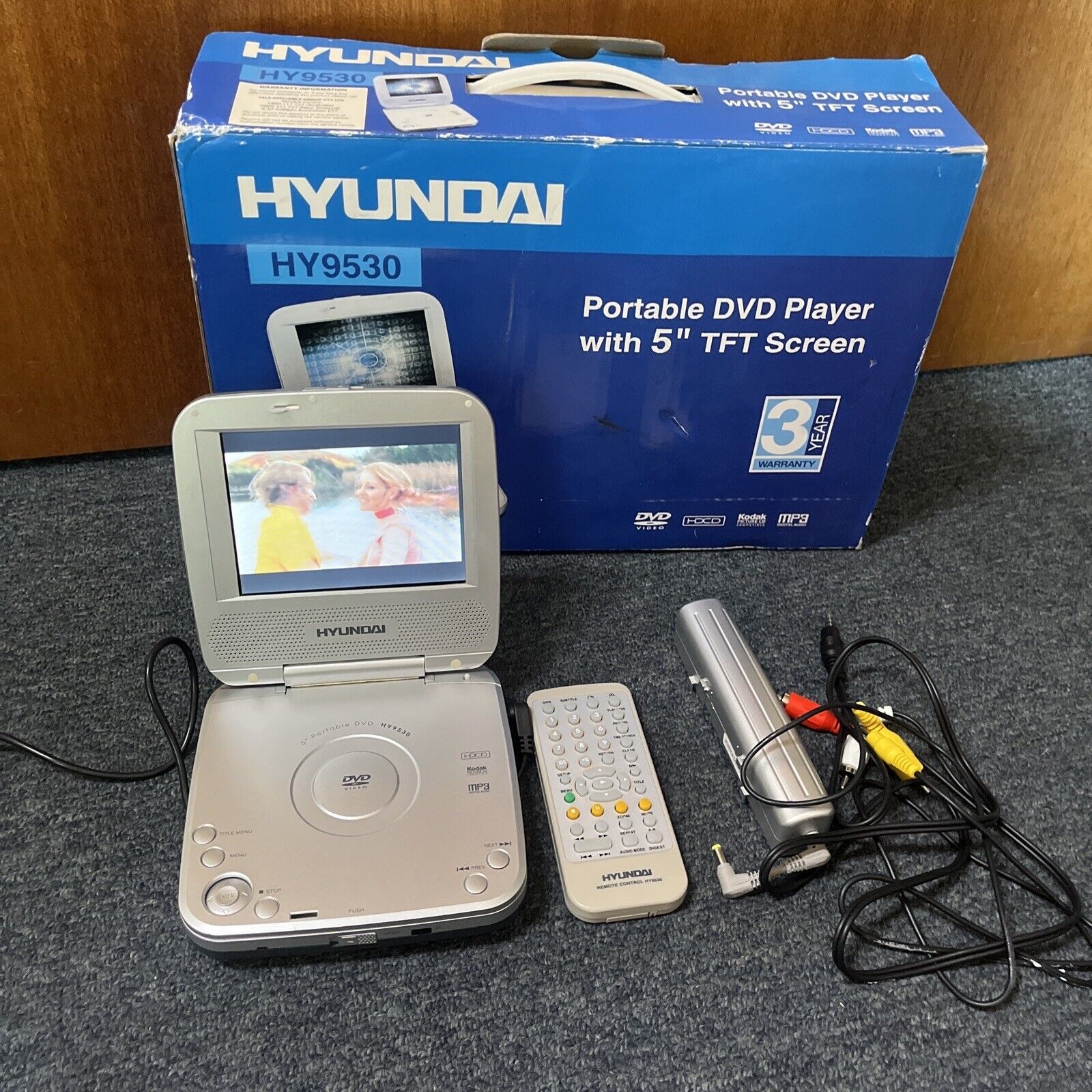 Hyundai Portable 5" DVD HDCD Player With Remote And Rechargeable Batte ...