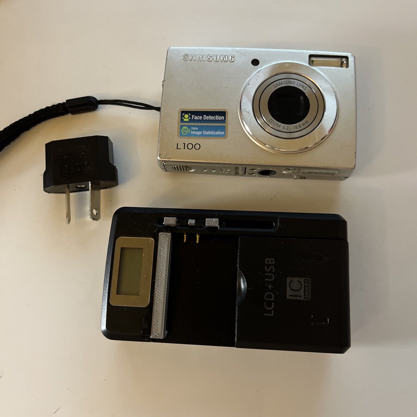 Samsung Digimax L100 Digital Camera 8.2MP With Charger – Retro Unit
