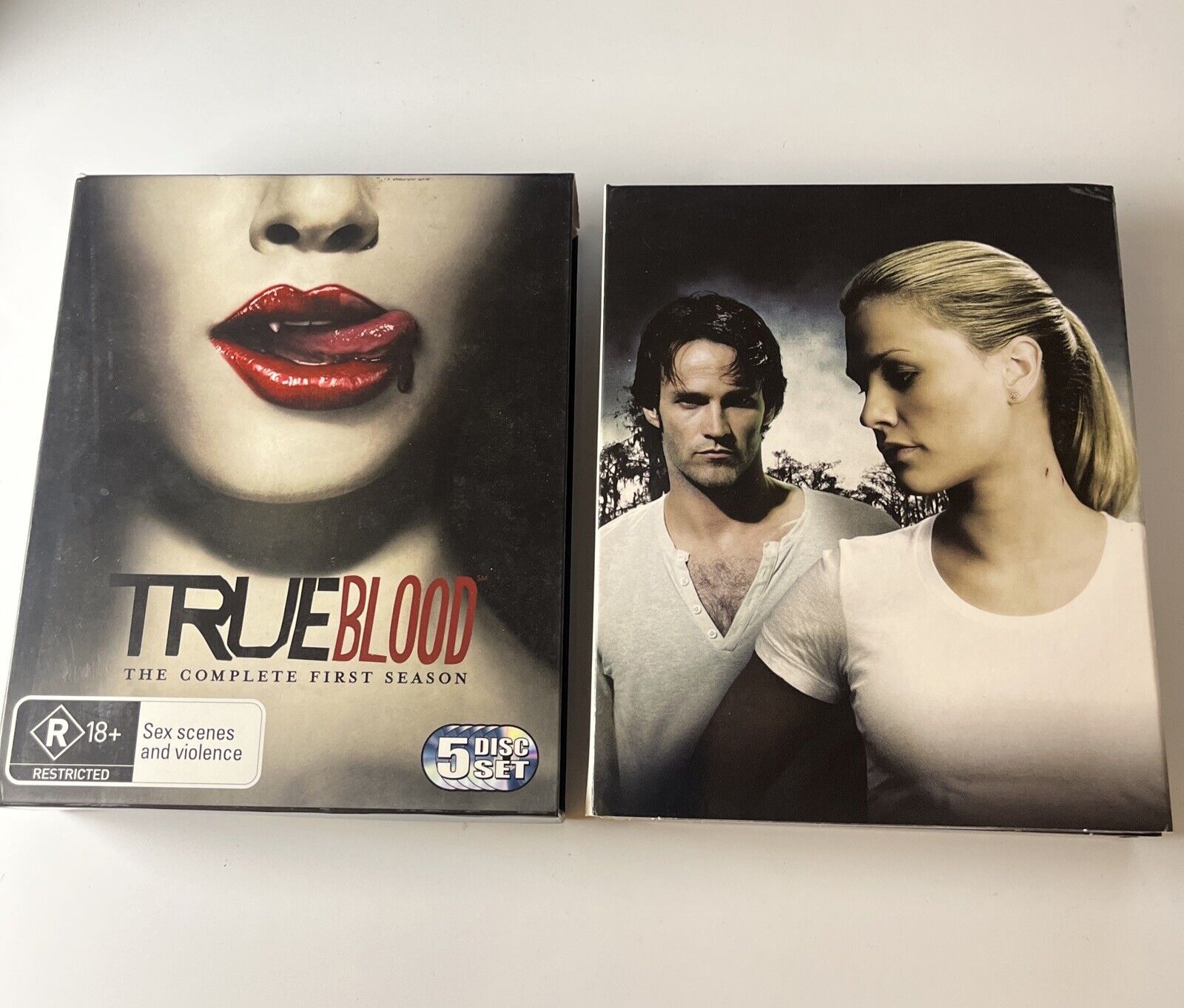 True Blood: The Complete First Season (Blu-ray, 2009, 5-Disc) Region B ...
