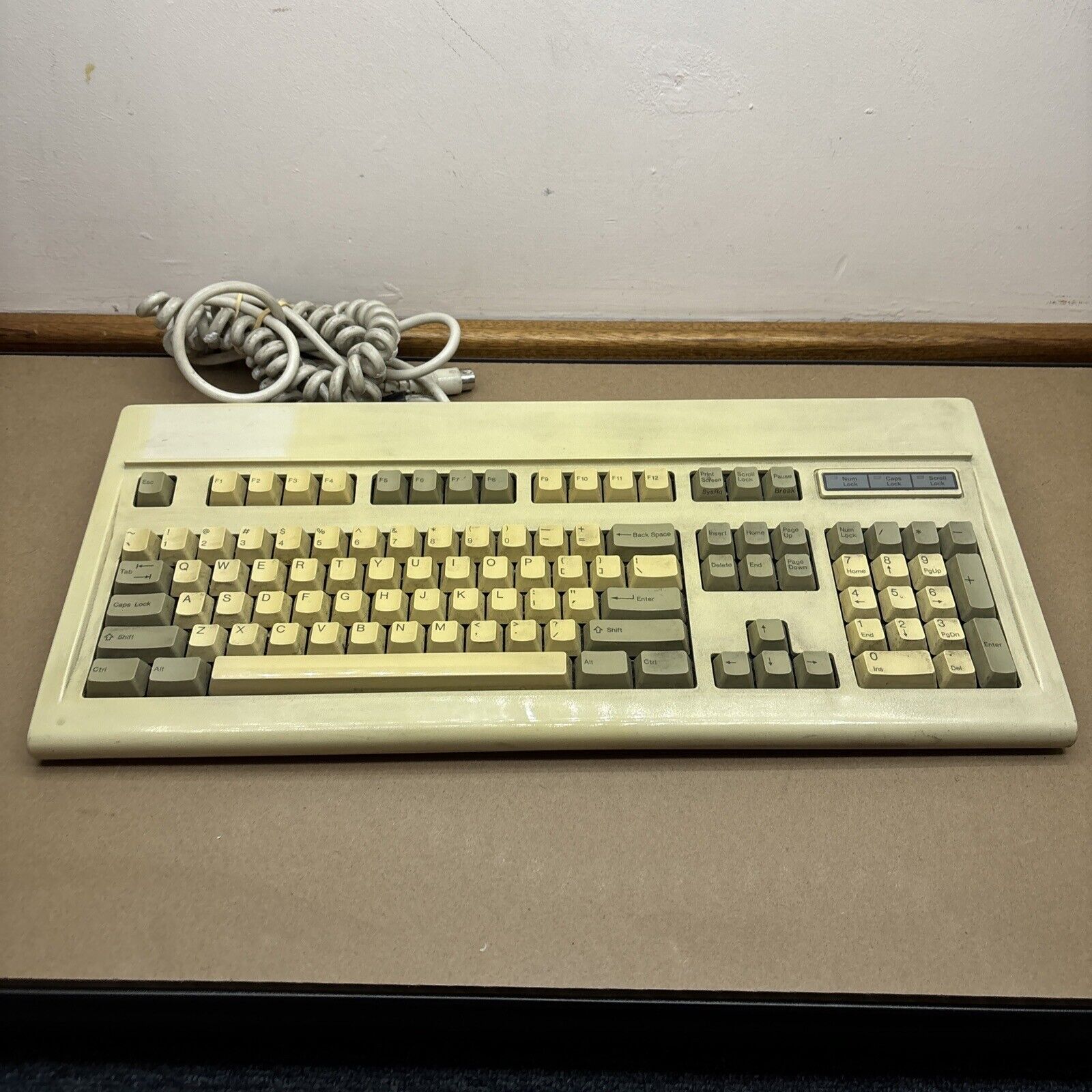 Vintage NEC APC-H4100E Mechanical Keyboard 5-Pin DIN – Retro Unit