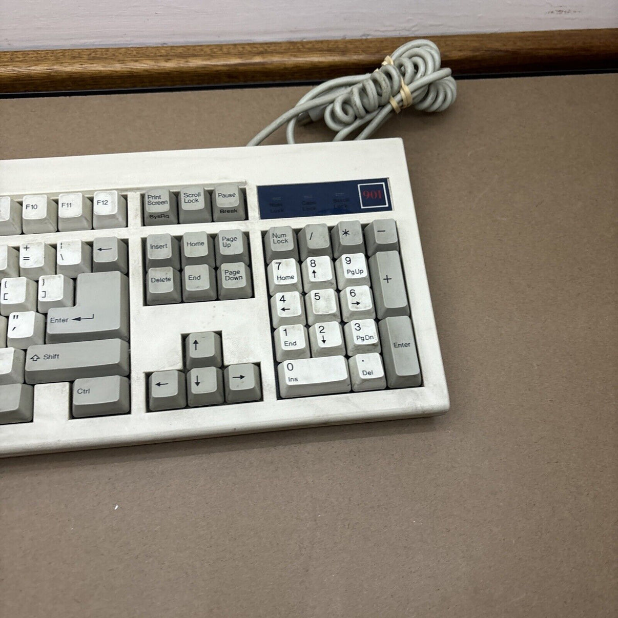 Vintage 901 Keyboard 5-Pin DIN – Retro Unit