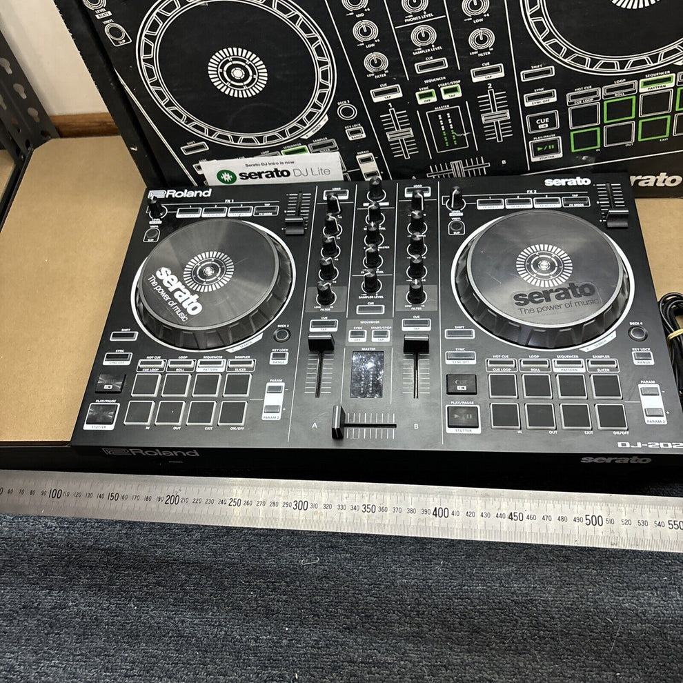 Roland DJ-202 2-Channel 4-Deck Serato DJ controller – Retro Unit