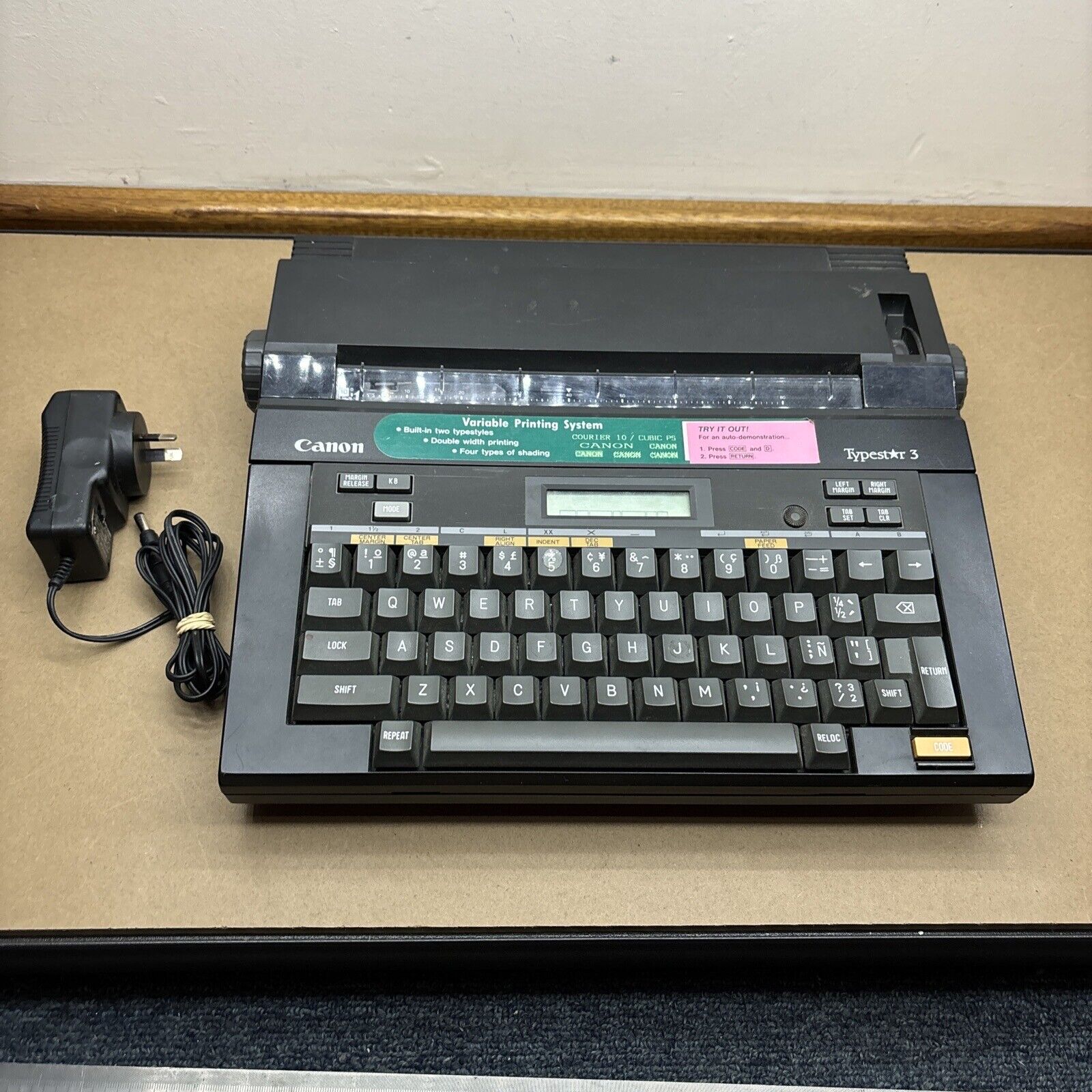 Canon TypeStar 3 Electronic Typewriter – Retro Unit