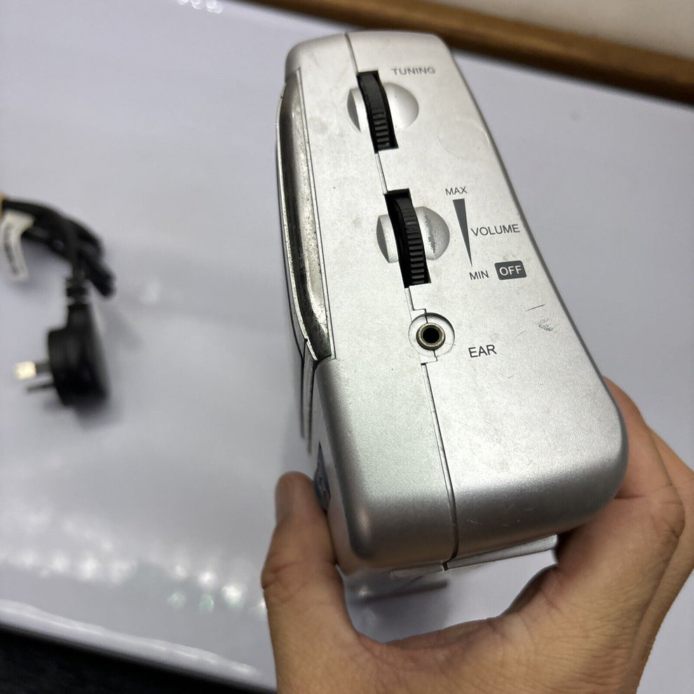 Sanyo RP-6165F AM/FM Portable Receiver Radio – Retro Unit