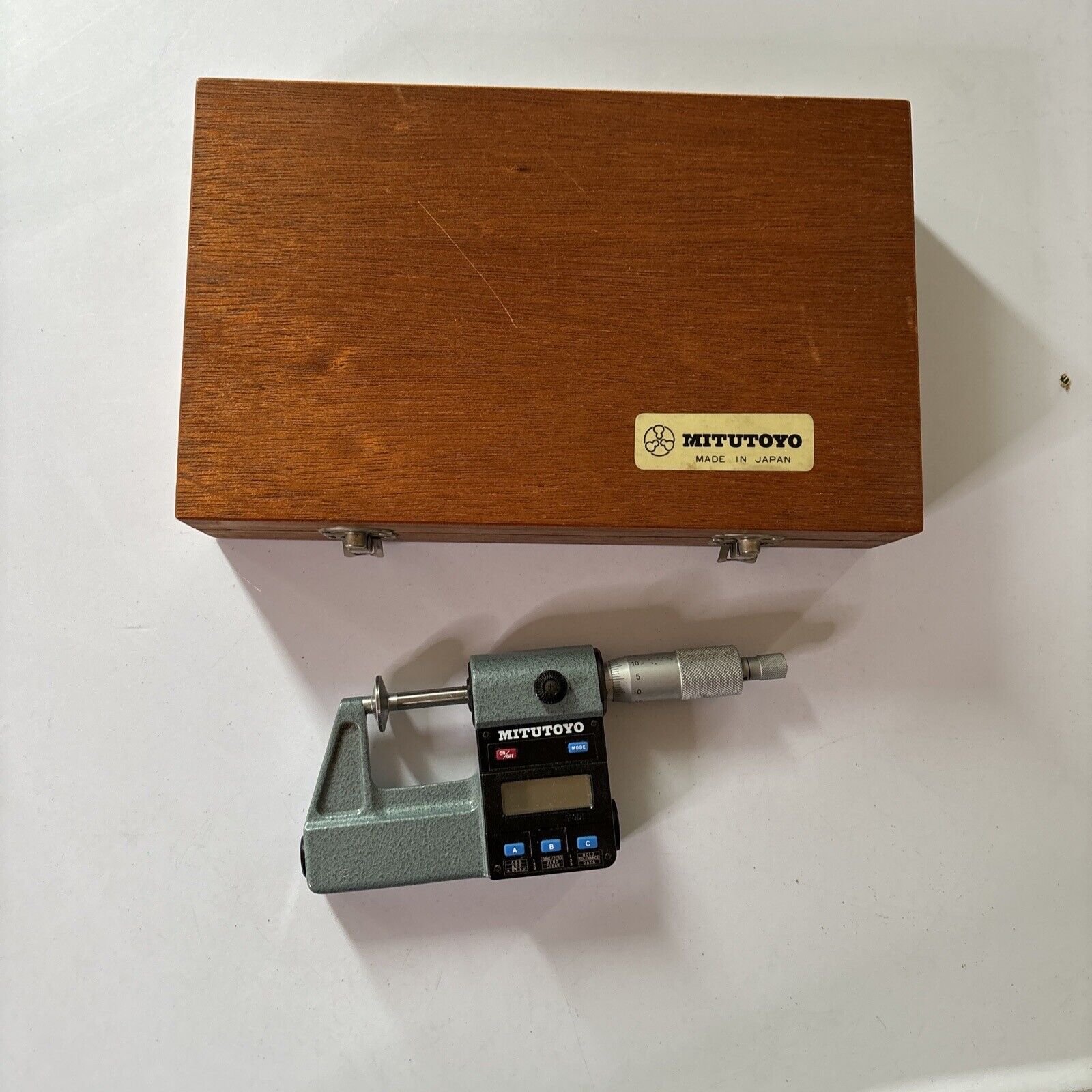 Mitutoyo Digimatic Disc Type Micrometer 323-111 GMA-25DM 0-25mm 0.001m ...