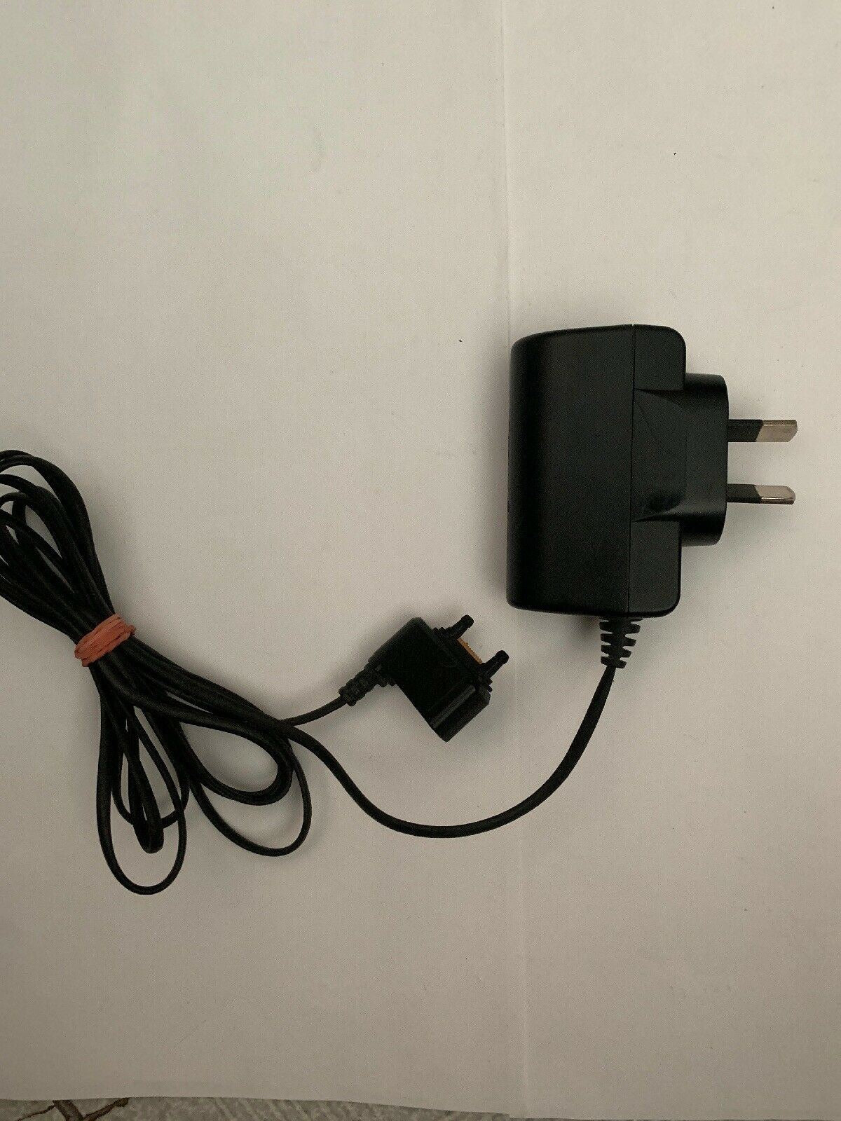Genuine Sony Ericsson Charger AC Adapter CST-75 AU Plug – Retro Unit