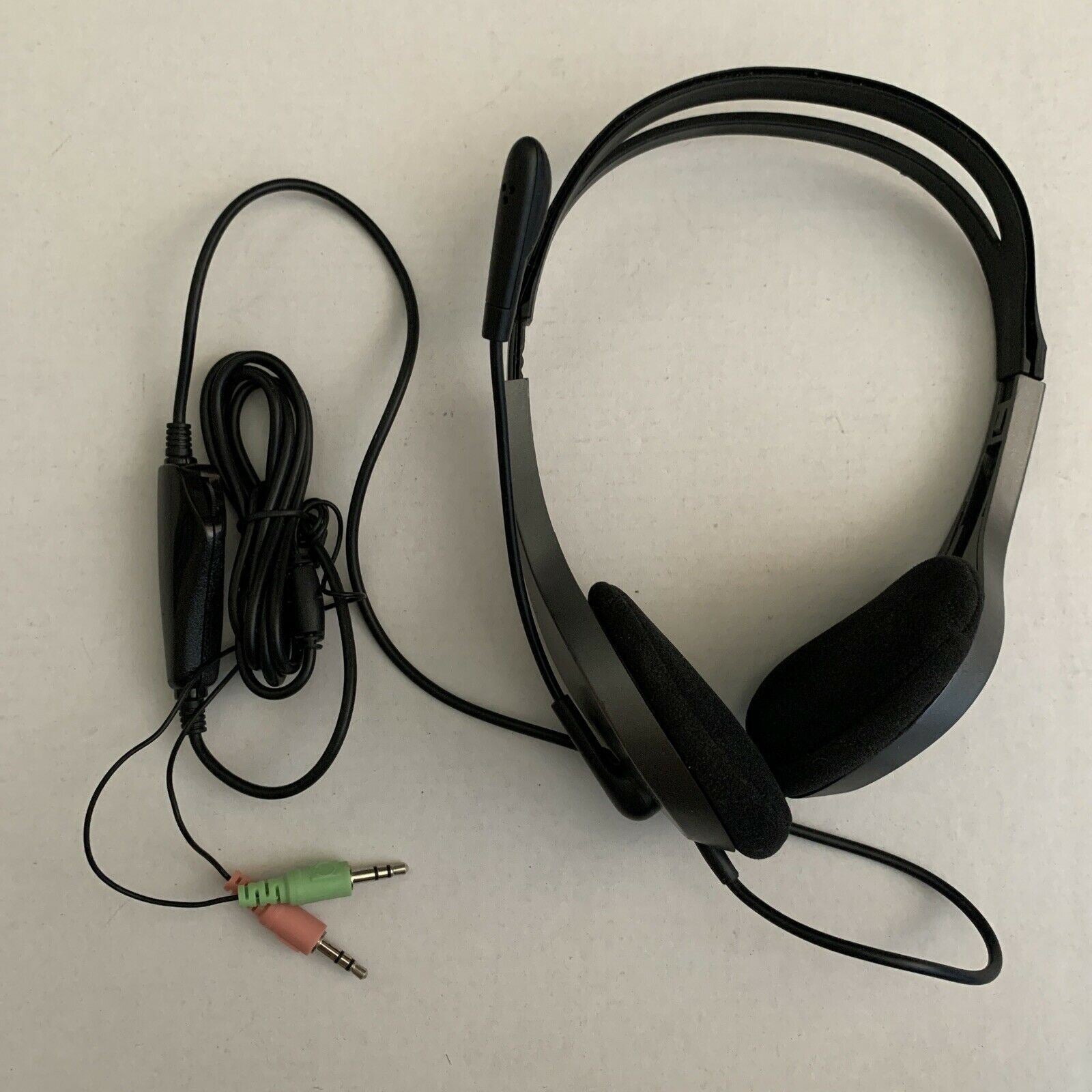 Verbatim Headset with Microphone and Volume Control – Retro Unit