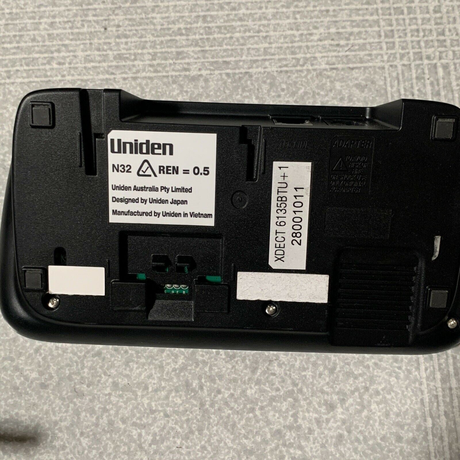 Genuine Uniden XDECT 6135BTU+1 Base Station Charger & AAD-6135 AC Adap ...