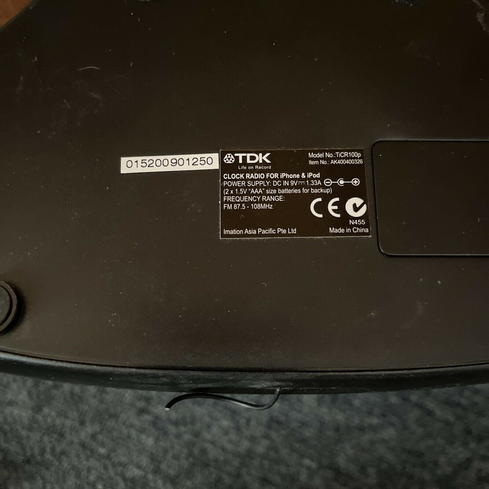 TDK Clock Radio For iPhone & iPod TCR100p FM Radio Dual Alarm – Retro Unit