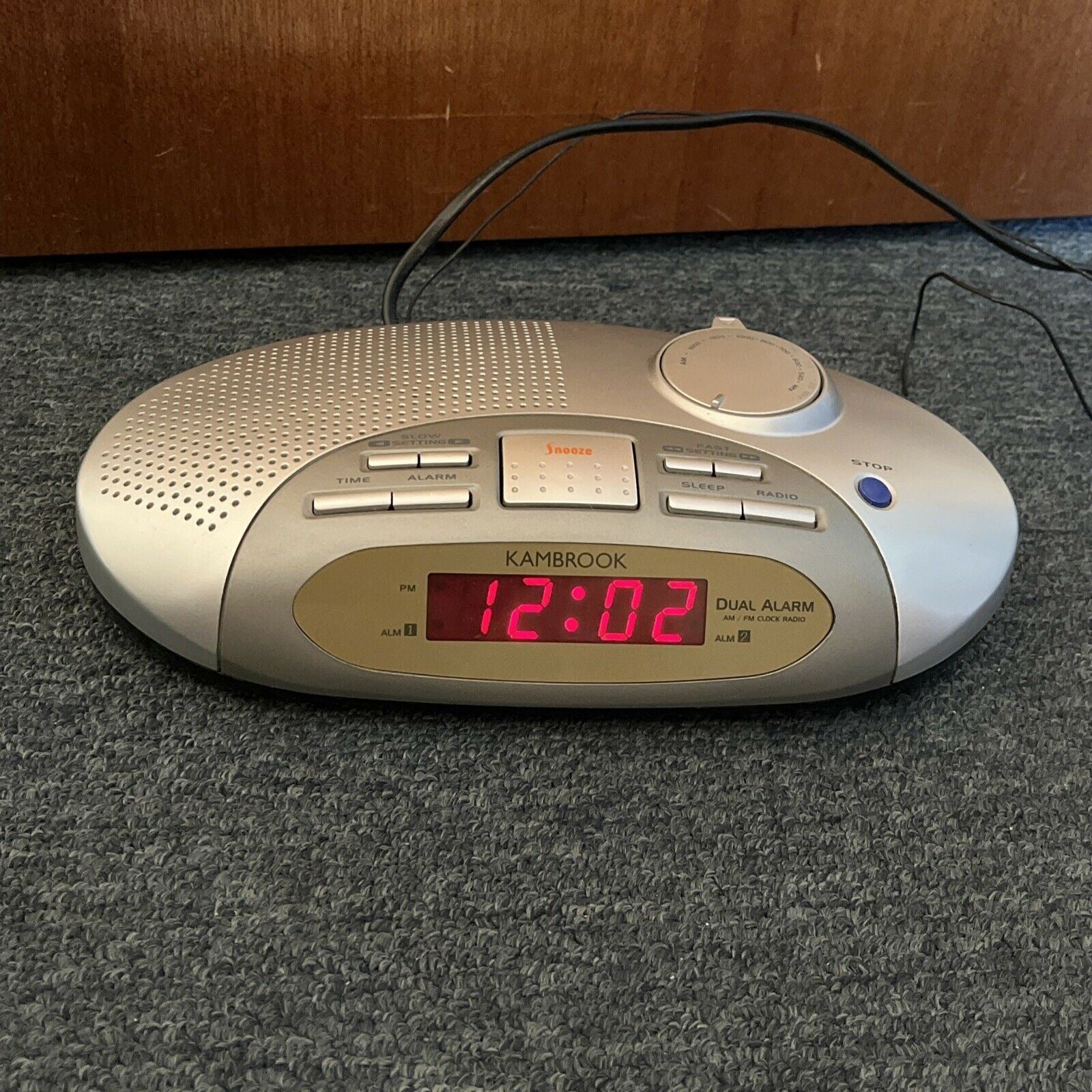 Kambrook KCR40 Alarm Clock Radio – Retro Unit