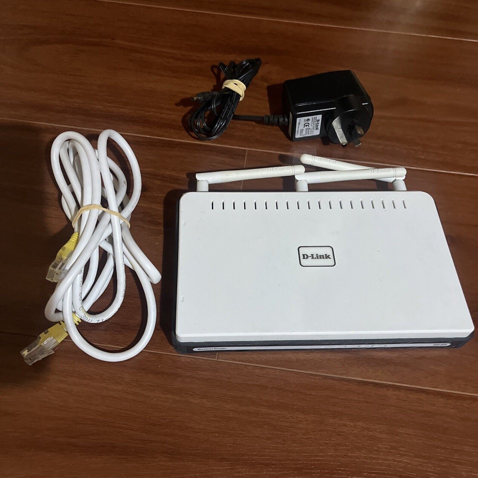 D-Link DIR-655 Xtreme N GIGABIT Wireless Router – Retro Unit