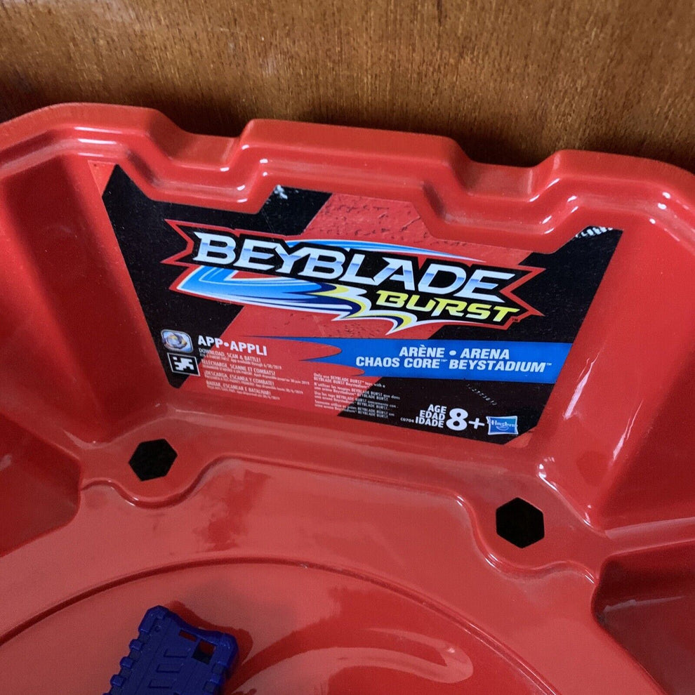 Beyblade Burst Chaos Core Arena BeyStadium + 4 Beyblade Burst – Retro Unit