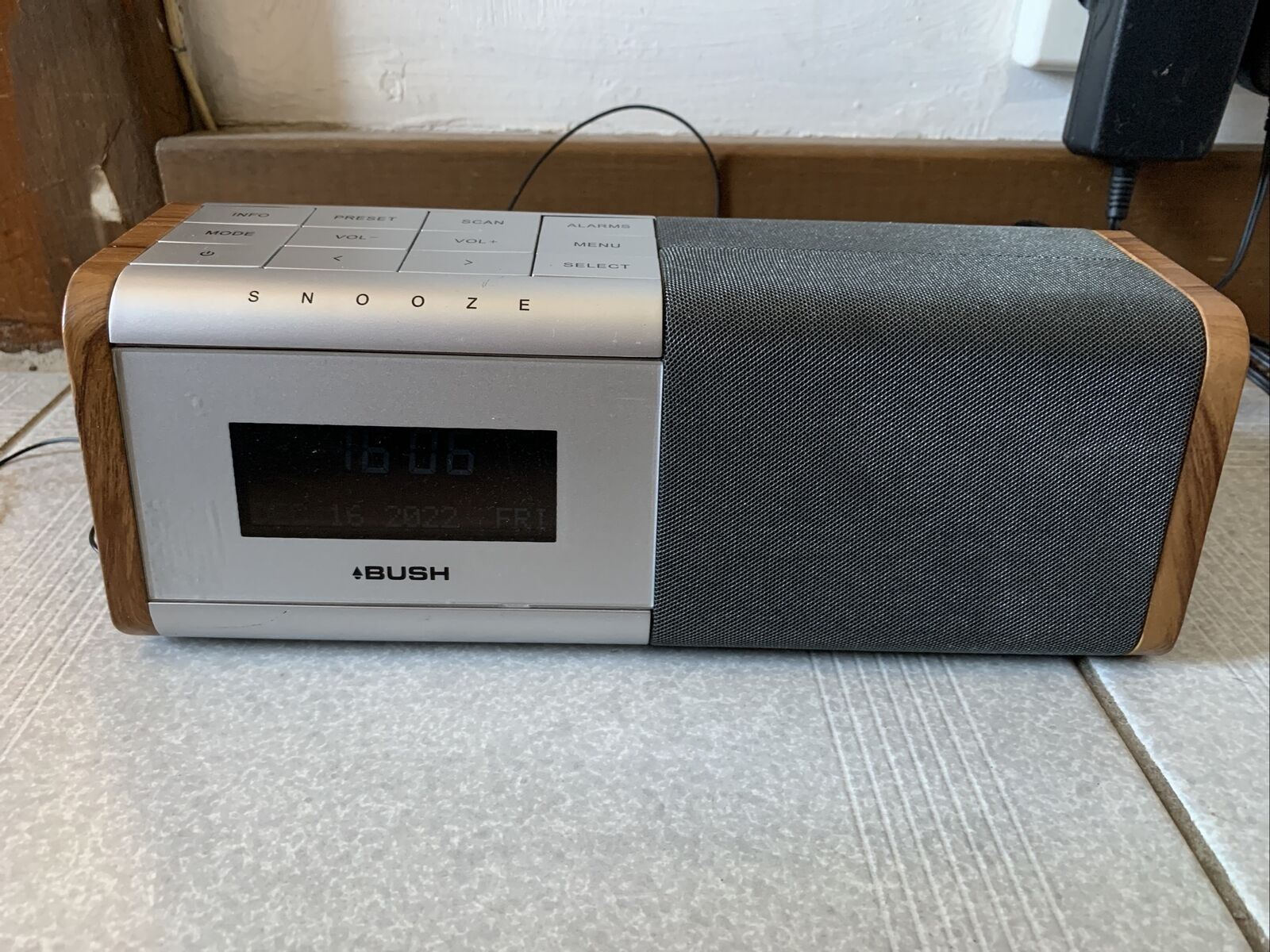BUSH DAB+ Clock Radio BCR35DABW *LED Display Not Bright Clear – Retro Unit