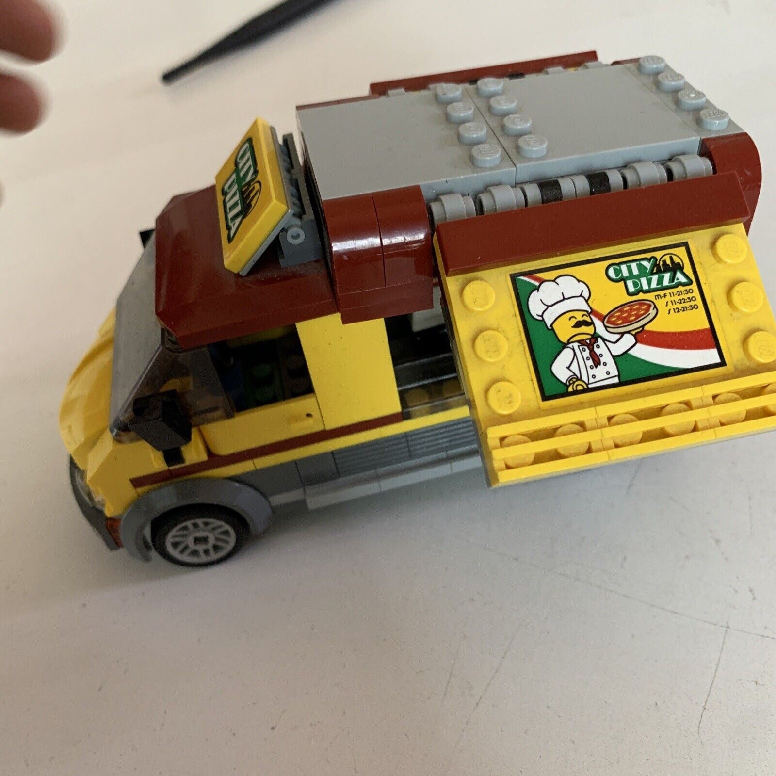 Lego City Plaza Pizza Food Truck – Retro Unit
