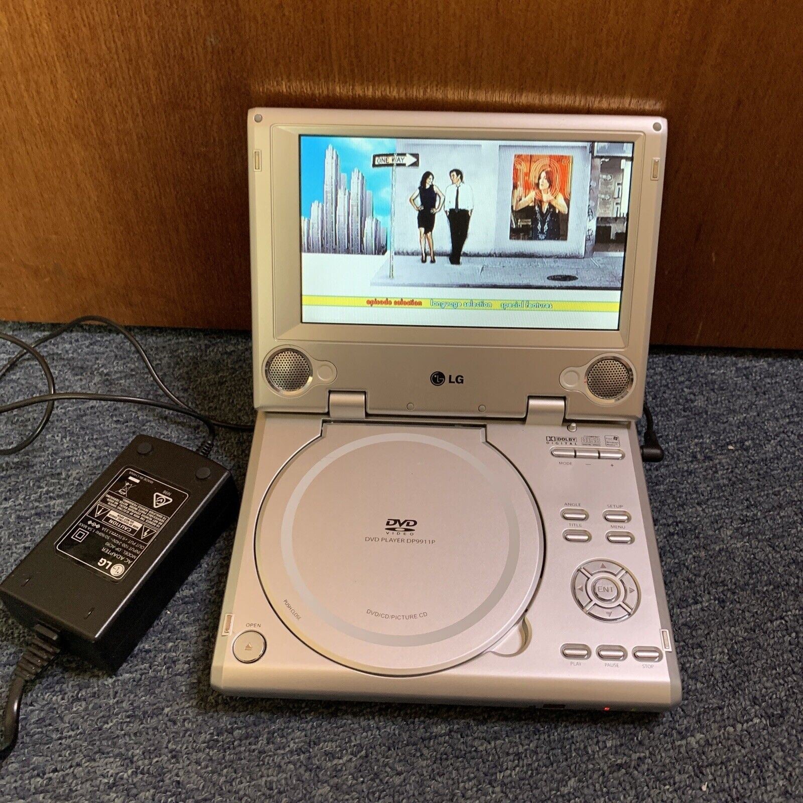 LG 7" Portable DVD Player with TFT LCD DP9911P + Power Supply – Retro Unit