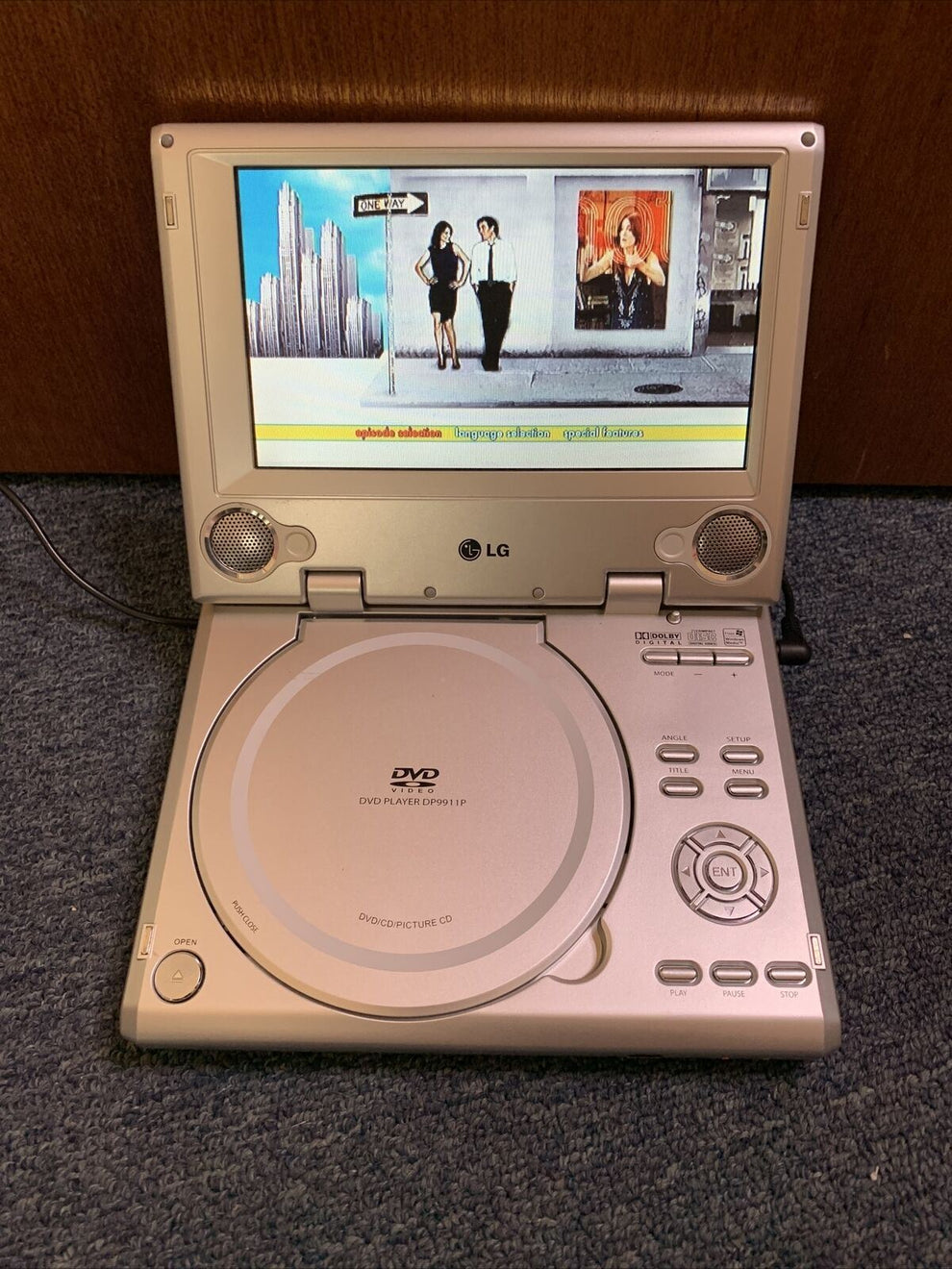LG 7" Portable DVD Player with TFT LCD DP9911P + Power Supply – Retro Unit