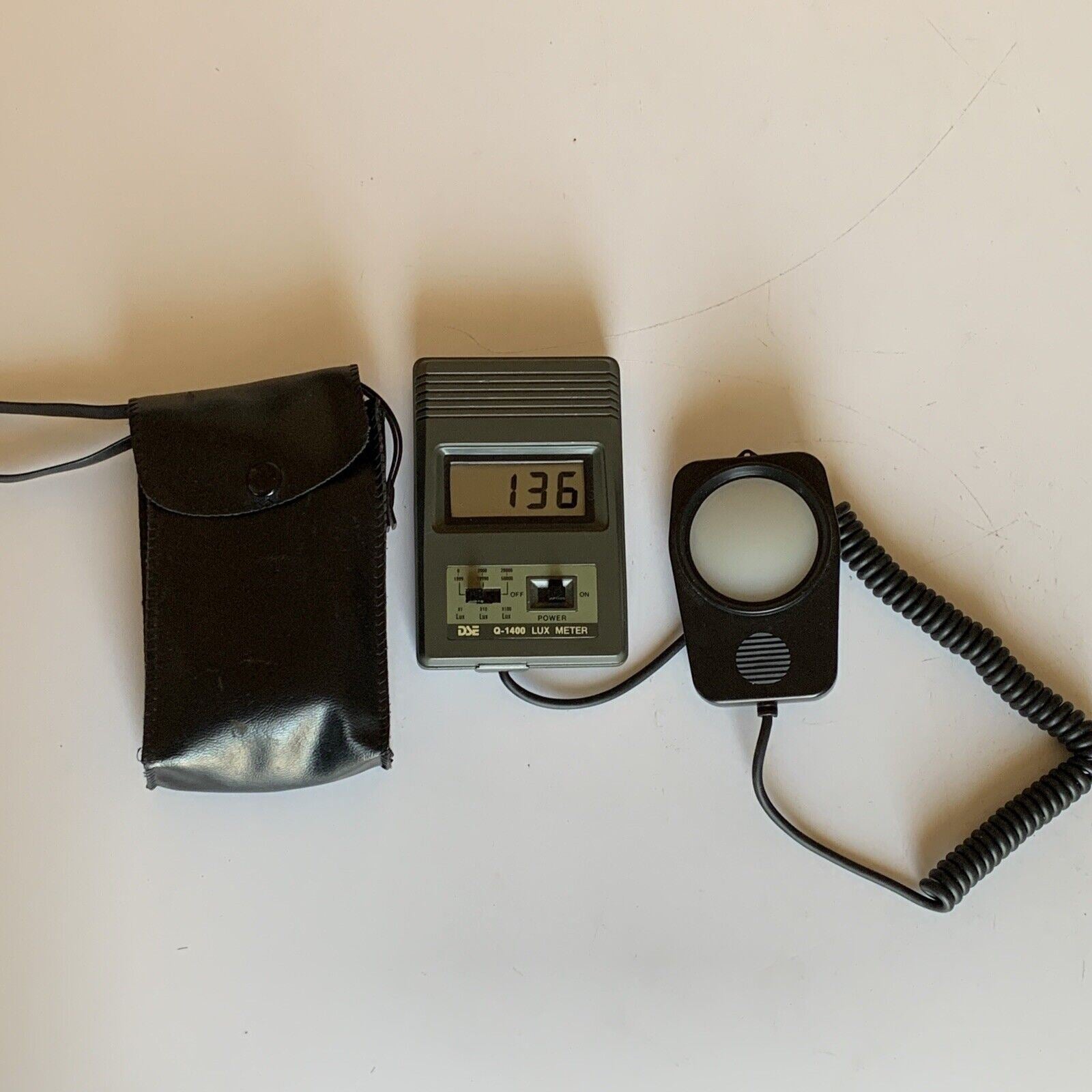 DSE Q-1400 Lux Meter Measure Light Intensity – Retro Unit