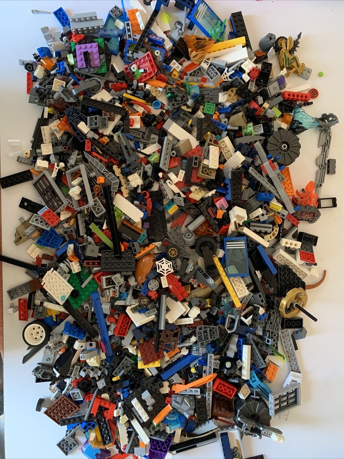 Genuine Lego Bulk Mix Technic Bionicle Marvel 2.1kg – Retro Unit