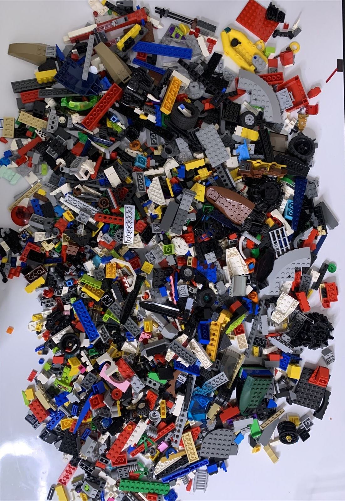Lego Bulk Variety Small pieces Wheels Technic 2.2kg – Retro Unit