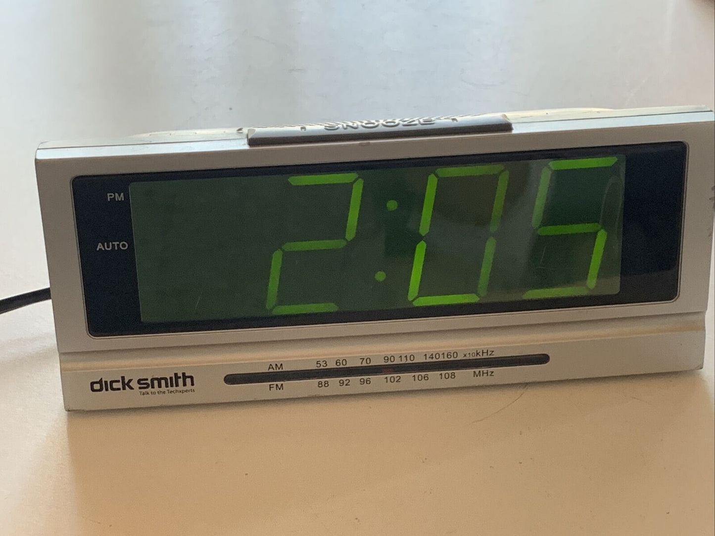 Dick Smith Large Display LED Alarm Clock AM/FM Radio A4385 – Retro Unit
