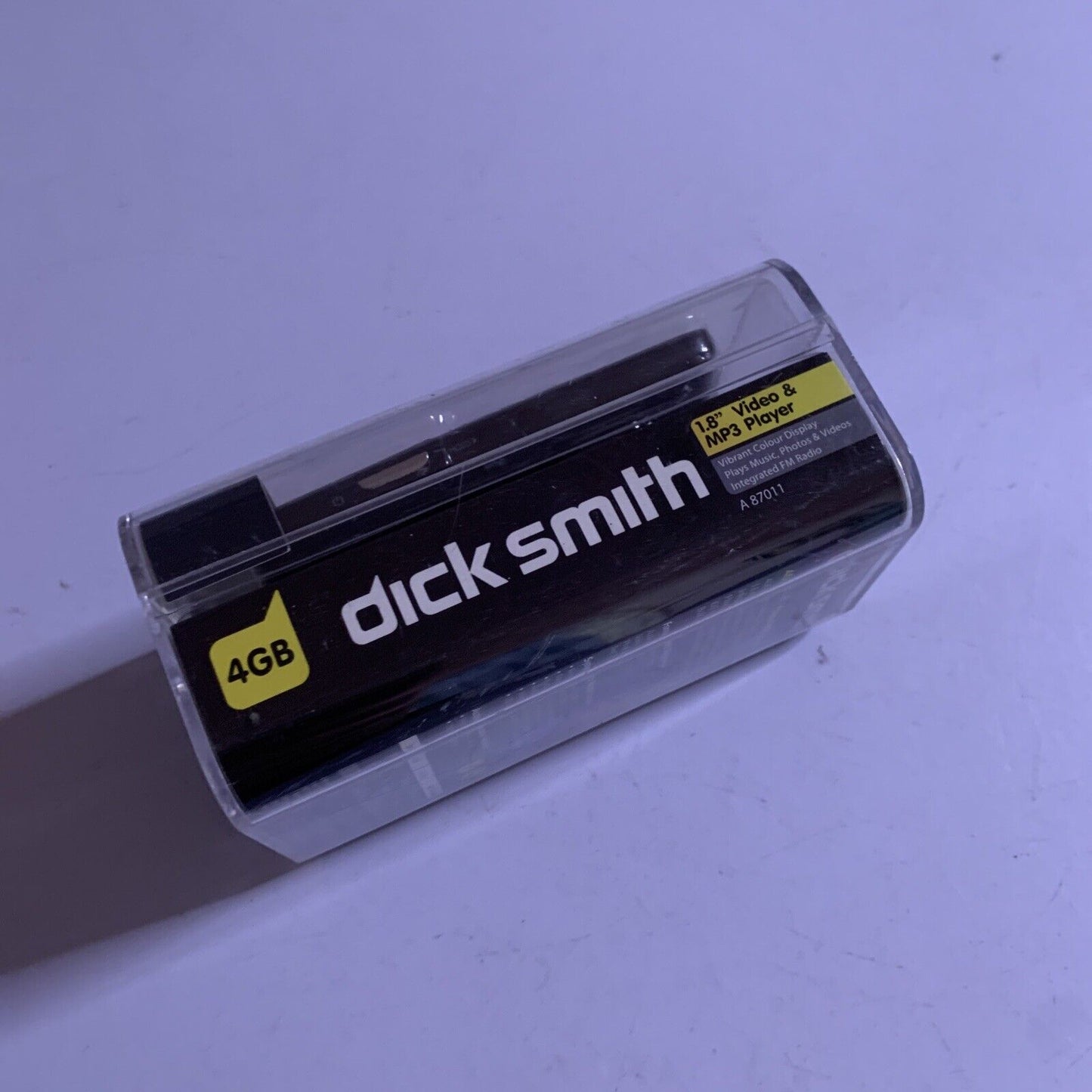 Dick Smith 4GB 1.8" Video & MP3 Player Black with Built in FM Radio NE ...
