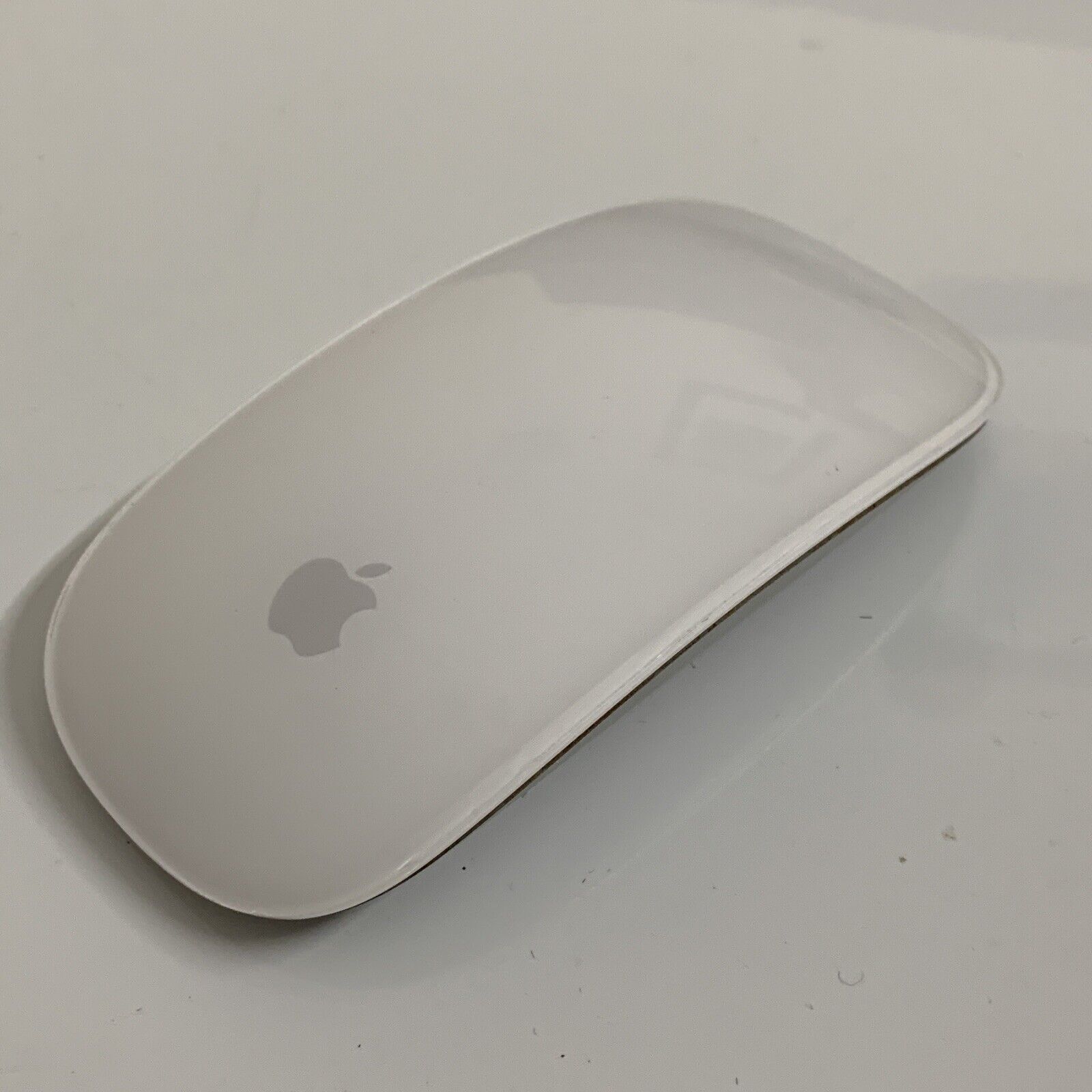 Apple Magic Mouse 2 White A1657 EMC2923 – Retro Unit